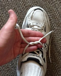 How to Tie a Shoe : 5 Steps (with Pictures) - Instructables
