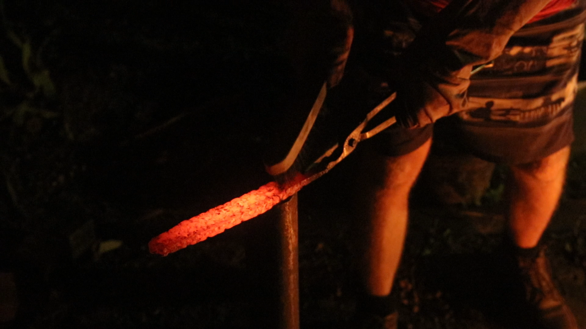 Axe Made From Bike Chain and an Old Rasp. Aka: Mad Maxe! : 13 Steps ...