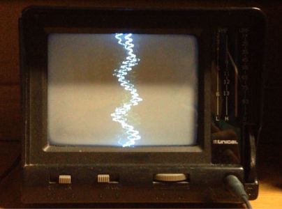 Hacking an Old TV Into a Signal Visualizer - Oscilloscope : 5 Steps ...