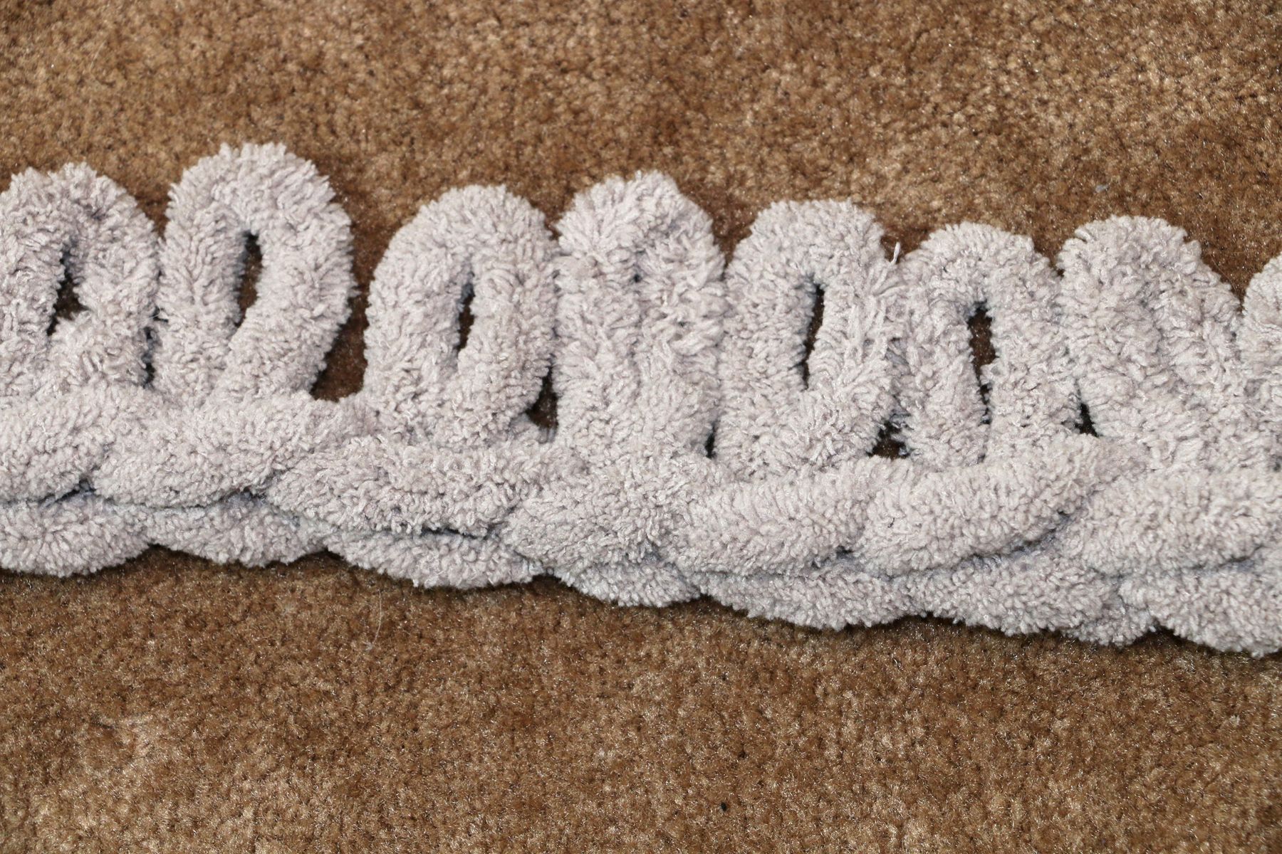 Easy Chunky Hand-Knitted Blanket in One Hour : 9 Steps (with Pictures ...