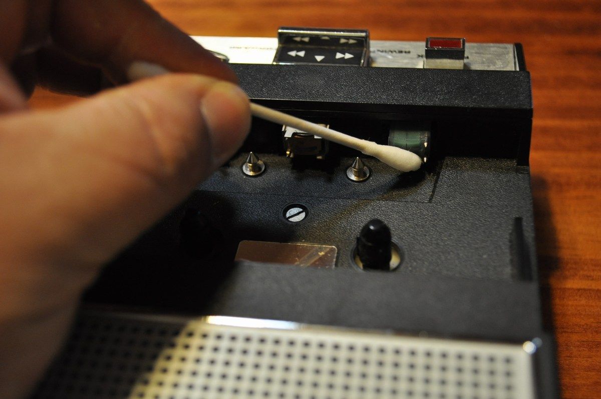 How to Clean a Cassette Recorder : 7 Steps - Instructables
