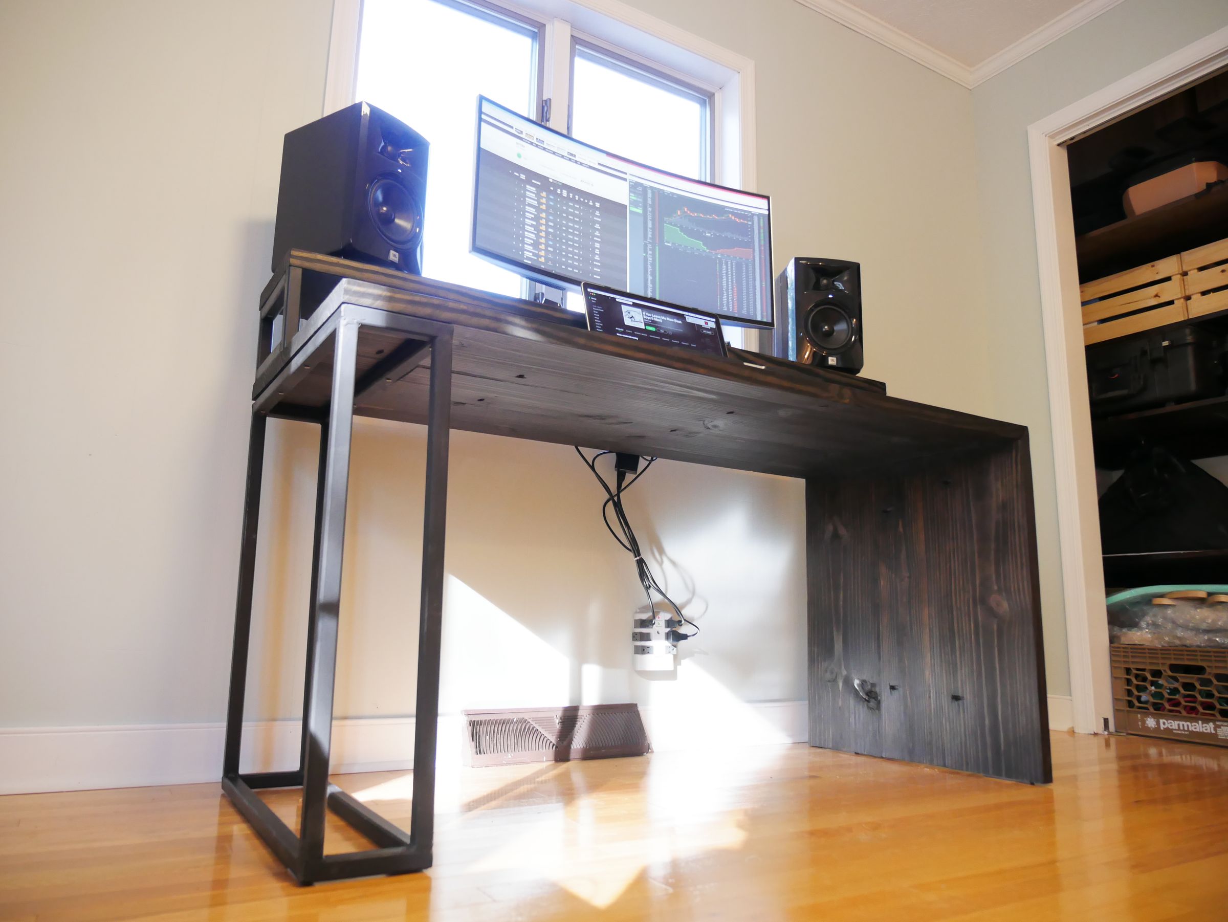 DIY Video Editing Desk : 11 Steps (with Pictures) - Instructables