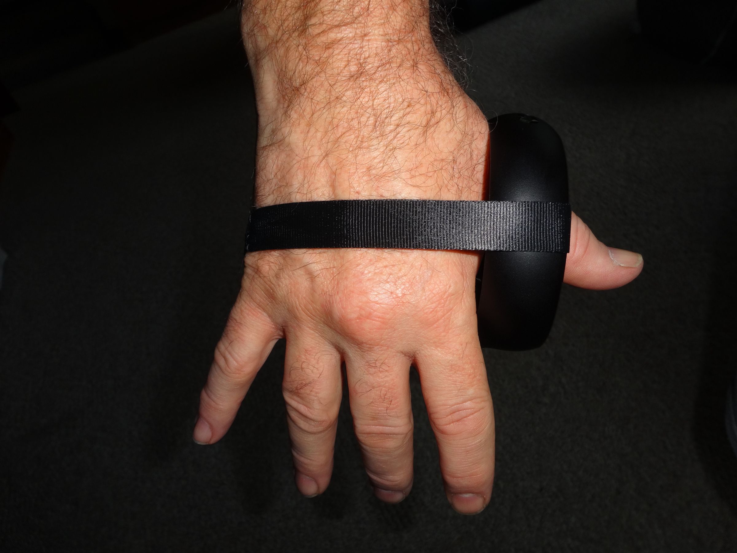 Oculus Controller Custom Strap Grip : 6 Steps - Instructables