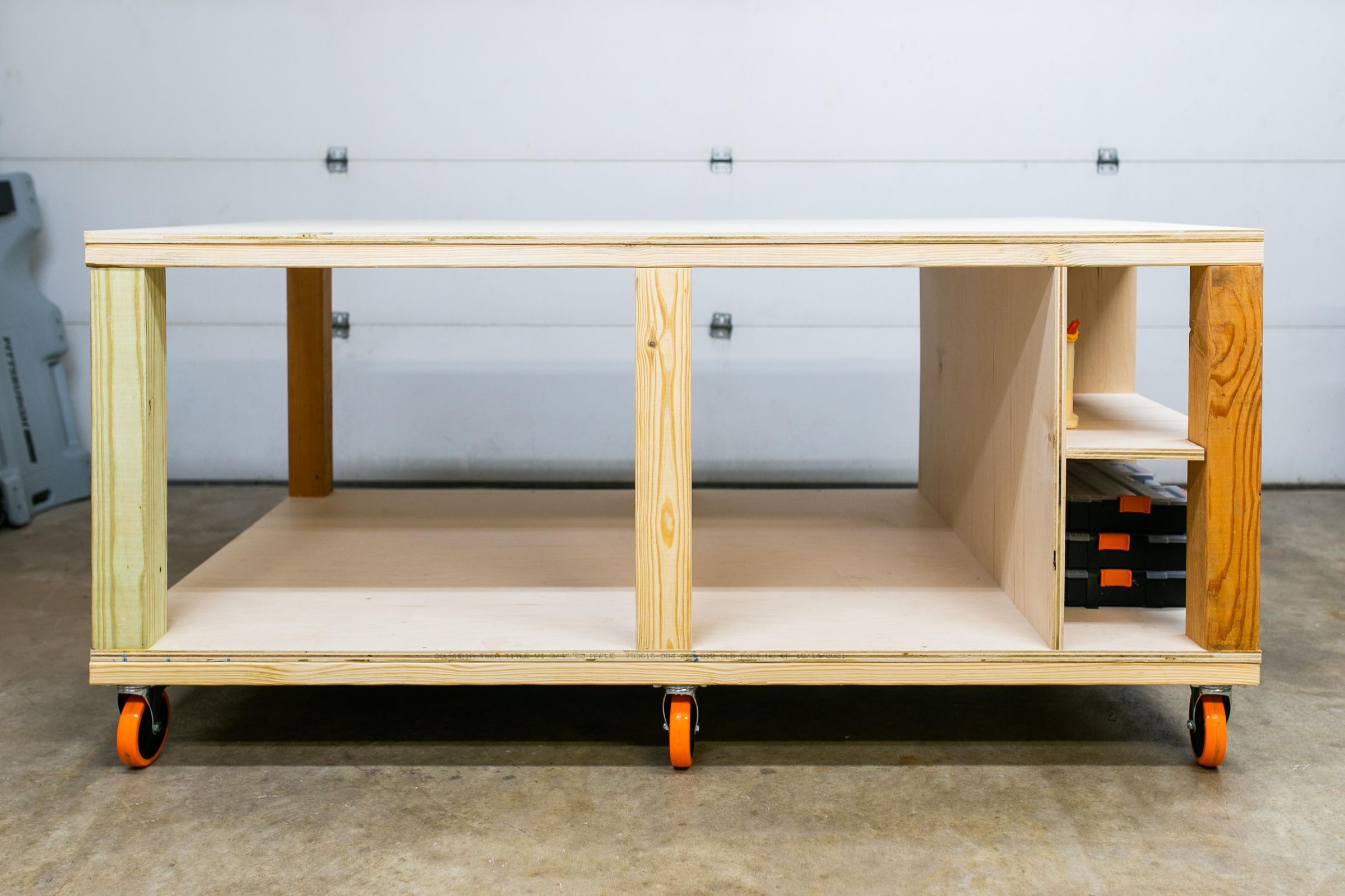 EASY DIY Workbench! Mobile With Storage : 9 Steps (with Pictures ...