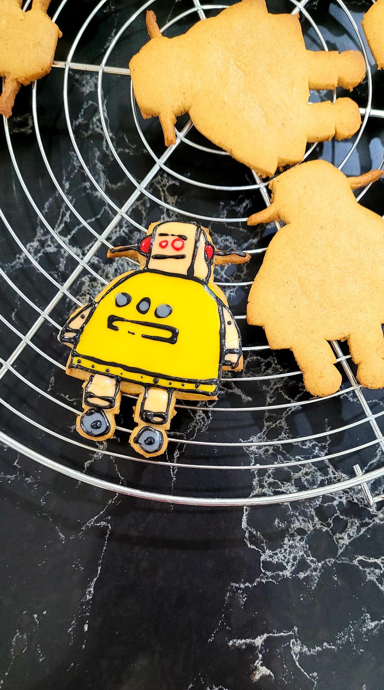 Gingerbread Icecream Sandwiches - Robot Style! : 26 Steps (with ...