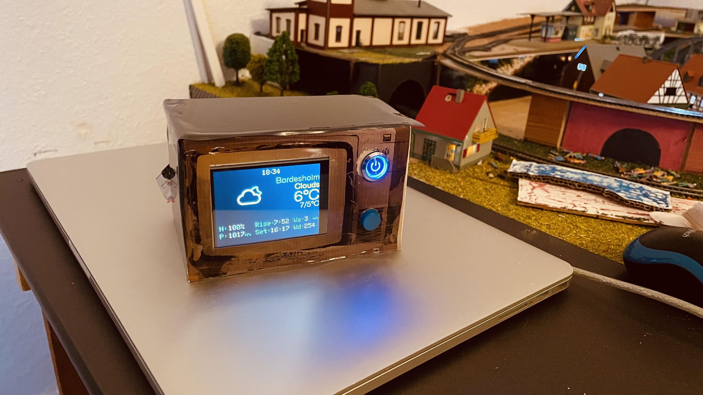 How to Make a Retro Mini-TV! : 15 Steps (with Pictures) - Instructables