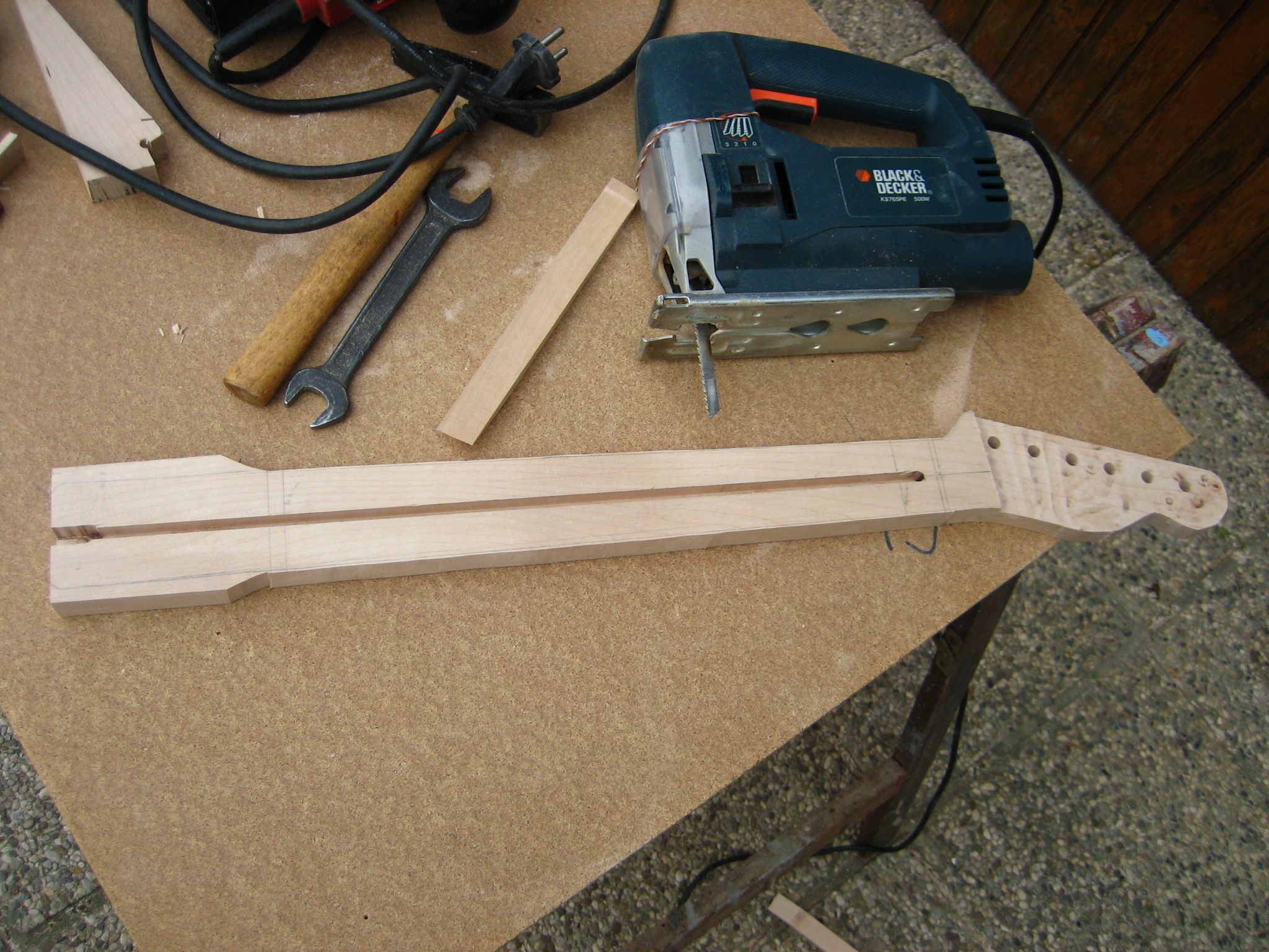 Make an Awesome Electric Guitar With Common Tools : 20 Steps (with ...