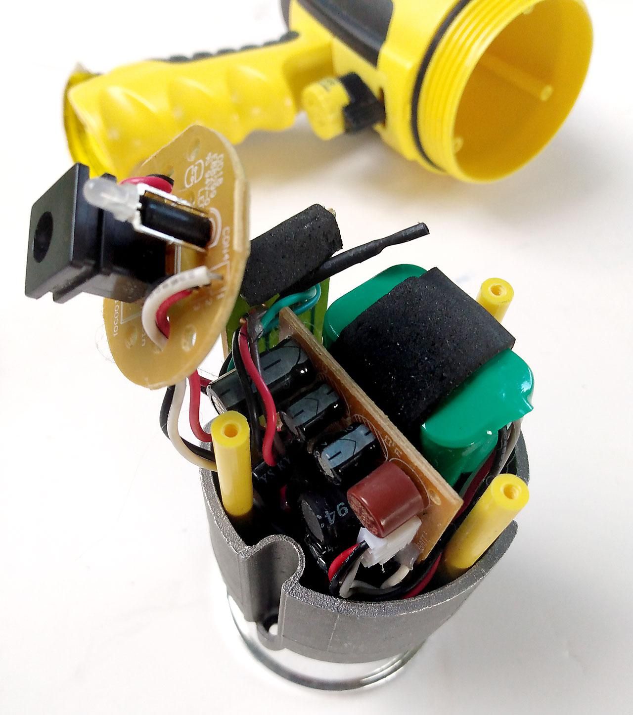 Repair Fat Max Flashlight : 3 Steps (with Pictures) - Instructables