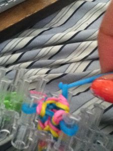 Rainbow Loom Pen or Pencil Cover or Grip : 13 Steps - Instructables