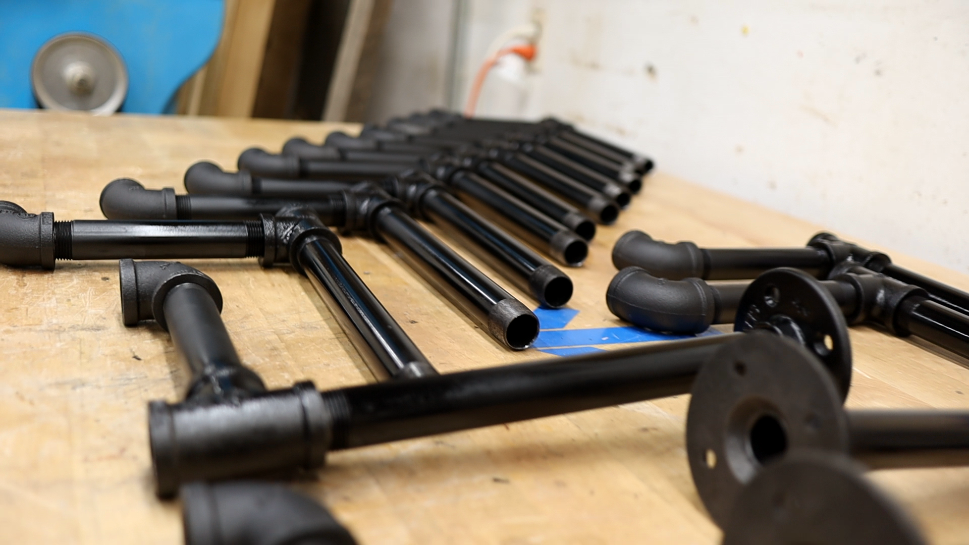 DIY Industrial Black Pipe Bookshelf! : 13 Steps (with Pictures ...