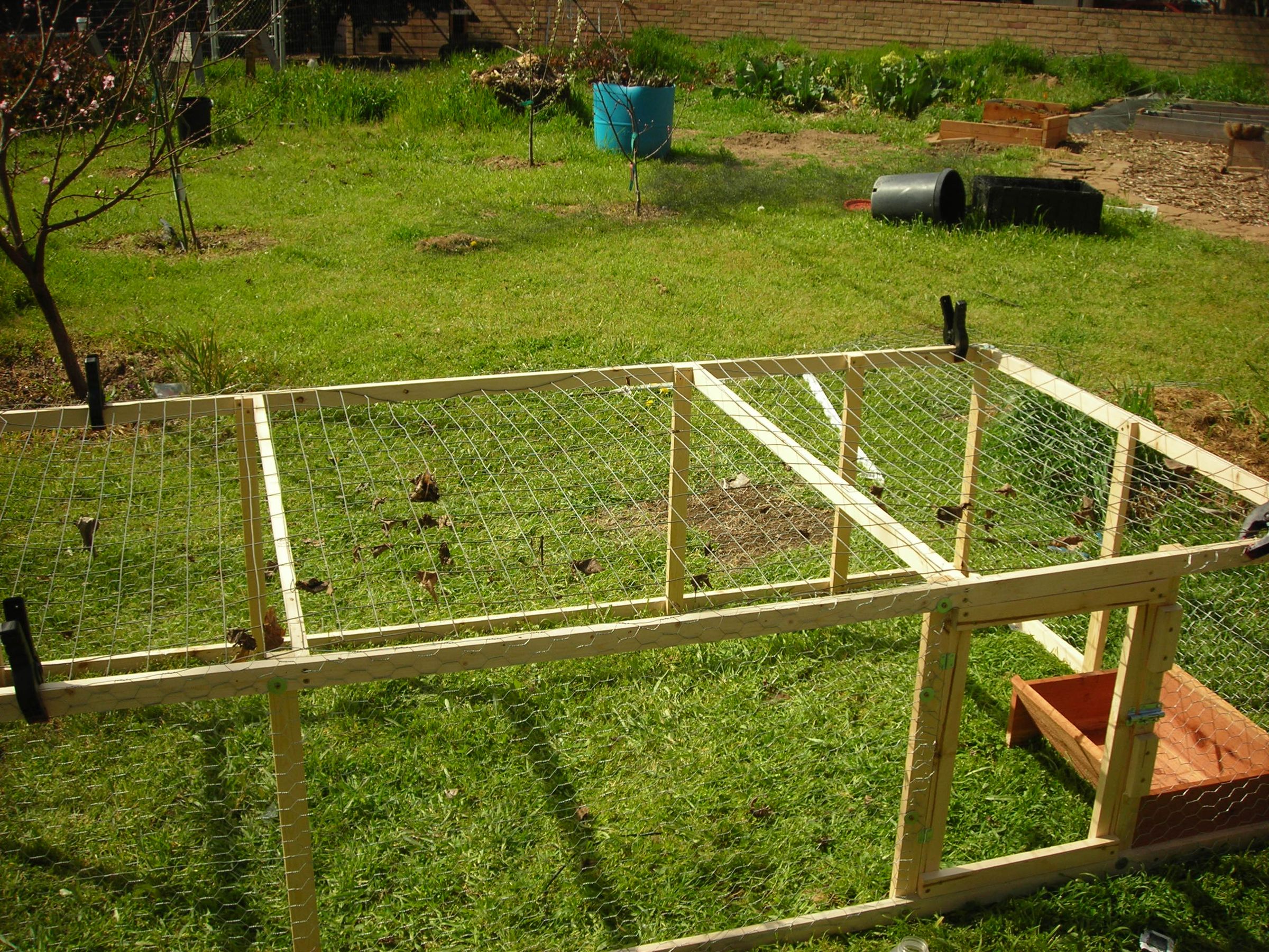 Simple Chicken Tractor : 7 Steps - Instructables