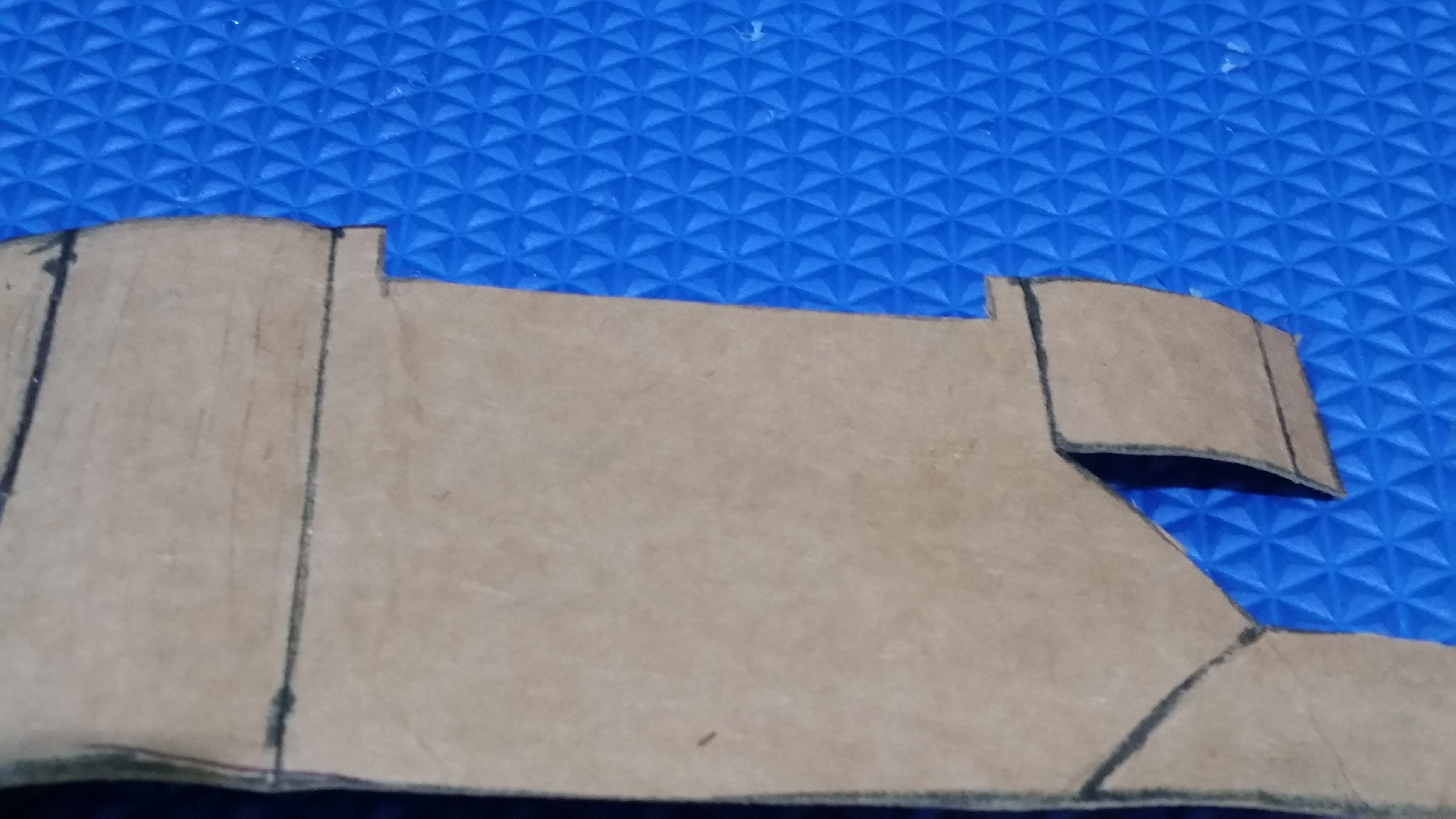 Working Cardboard Mandalorian Gauntlet: How to Make It : 14 Steps (with ...