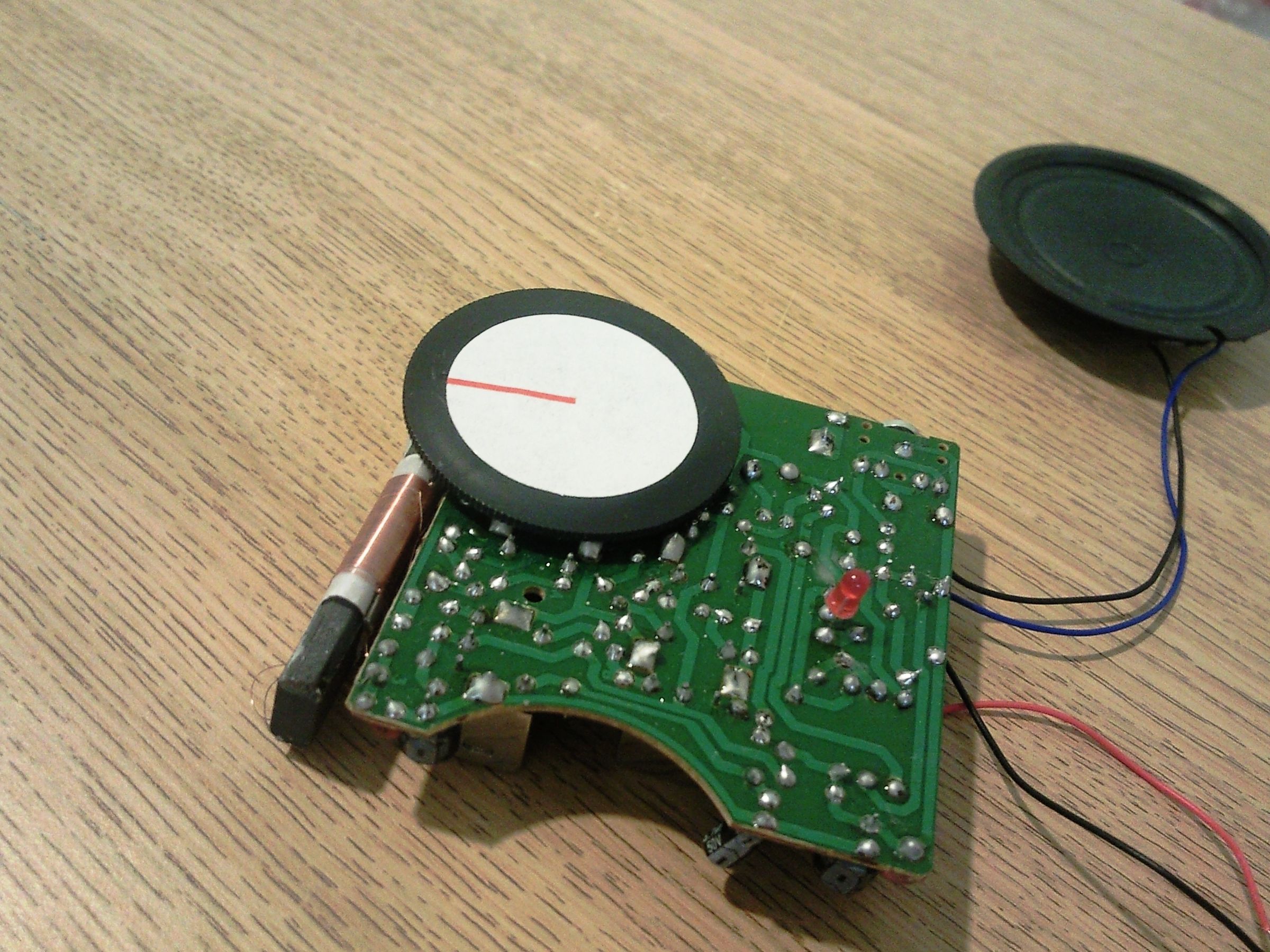 Assembling AM Radio Receiver Kit : 9 Steps (with Pictures) - Instructables