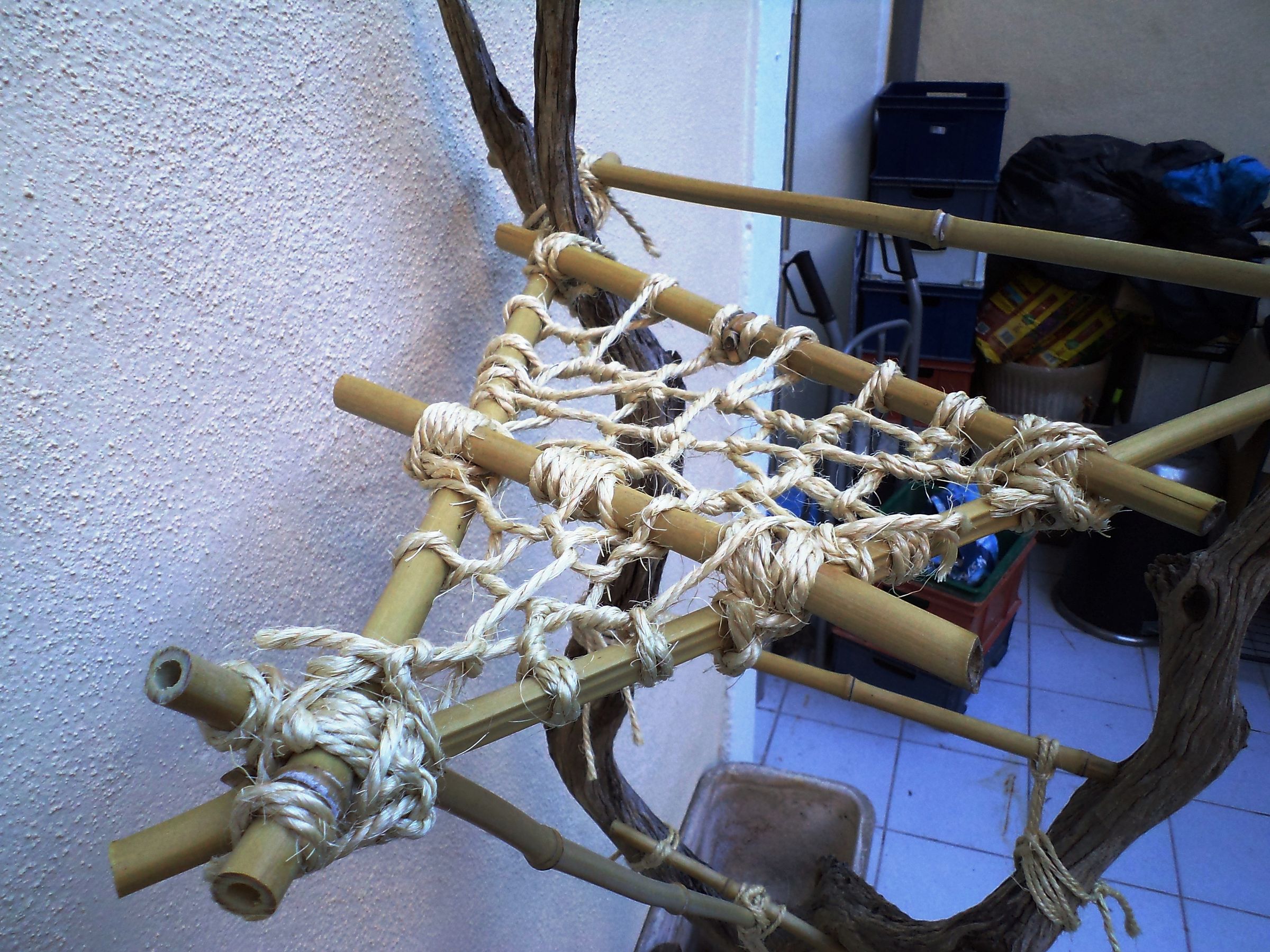 The Survivalist's Cat Tree : 3 Steps (with Pictures) - Instructables