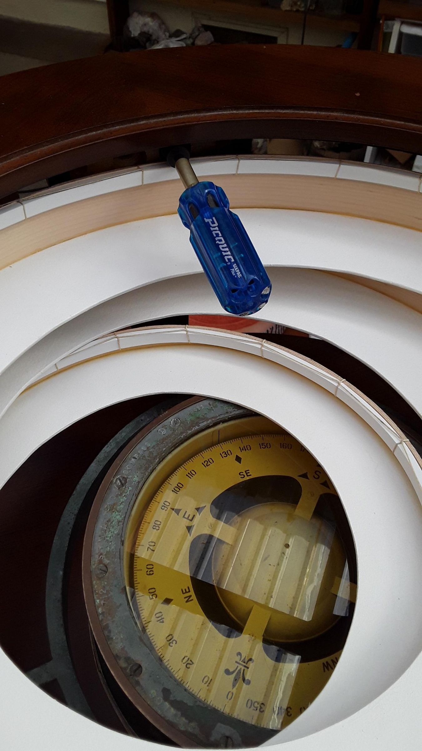 Compass Display Table With Indirect Lighting : 6 Steps (with Pictures ...