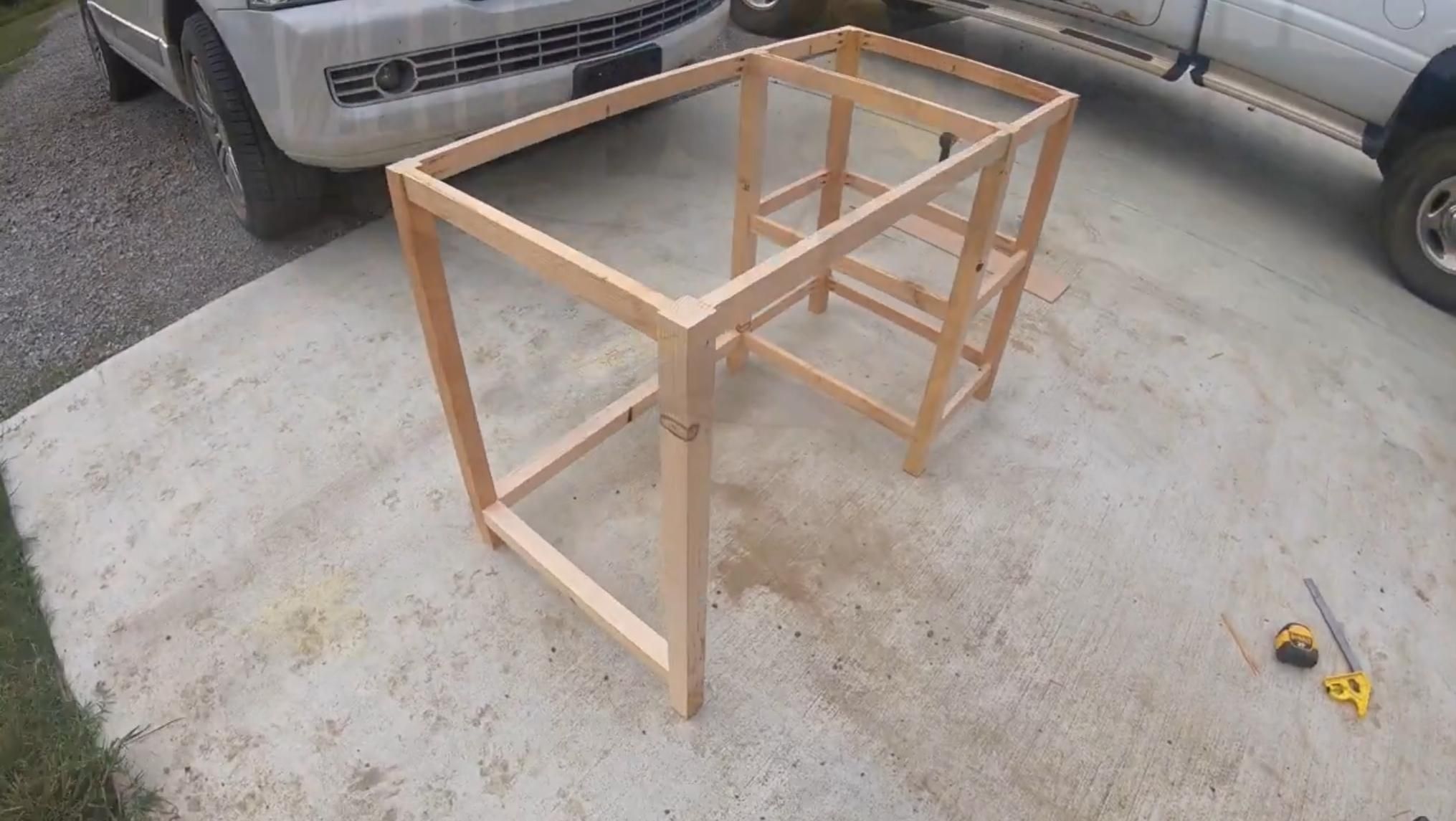 How to Build a Small Desk : 14 Steps (with Pictures) - Instructables