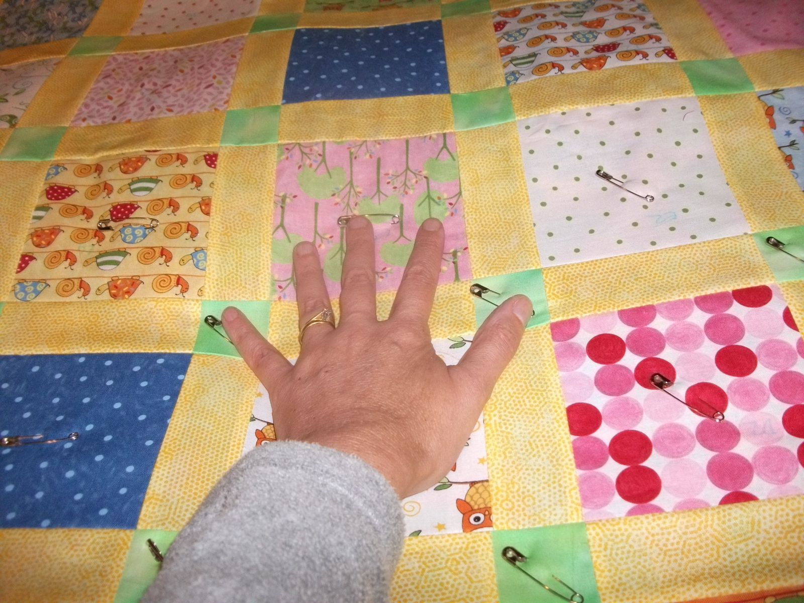 Charm Pack Baby Quilt : 12 Steps (with Pictures) - Instructables