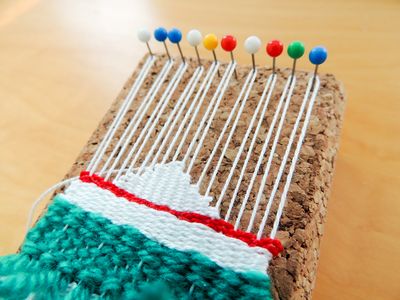 Miniature Pin Weaving | DIY Woven Mini Wall Hanging : 10 Steps (with ...