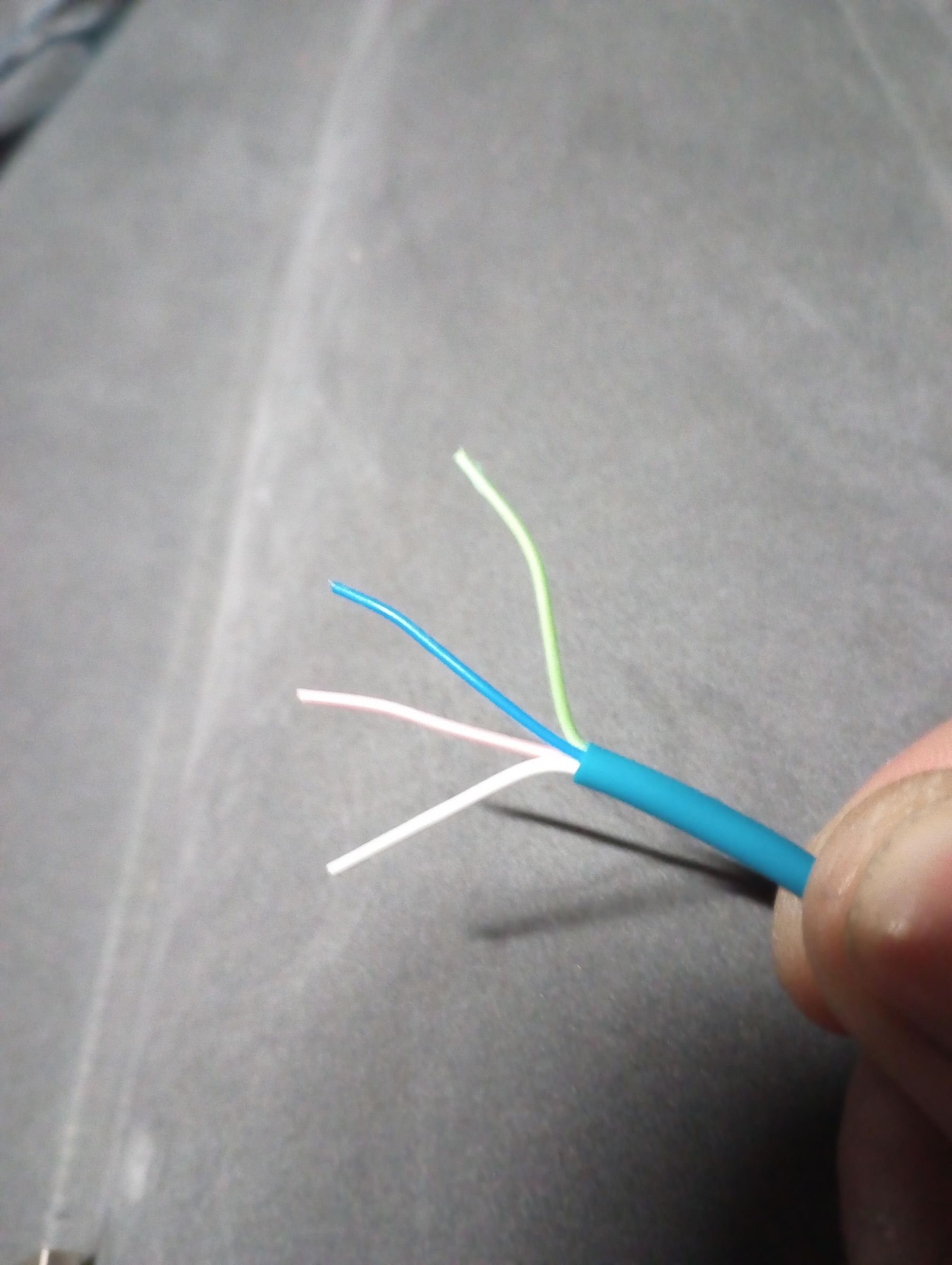 How a USB Works: the Inside of the Cable : 3 Steps - Instructables