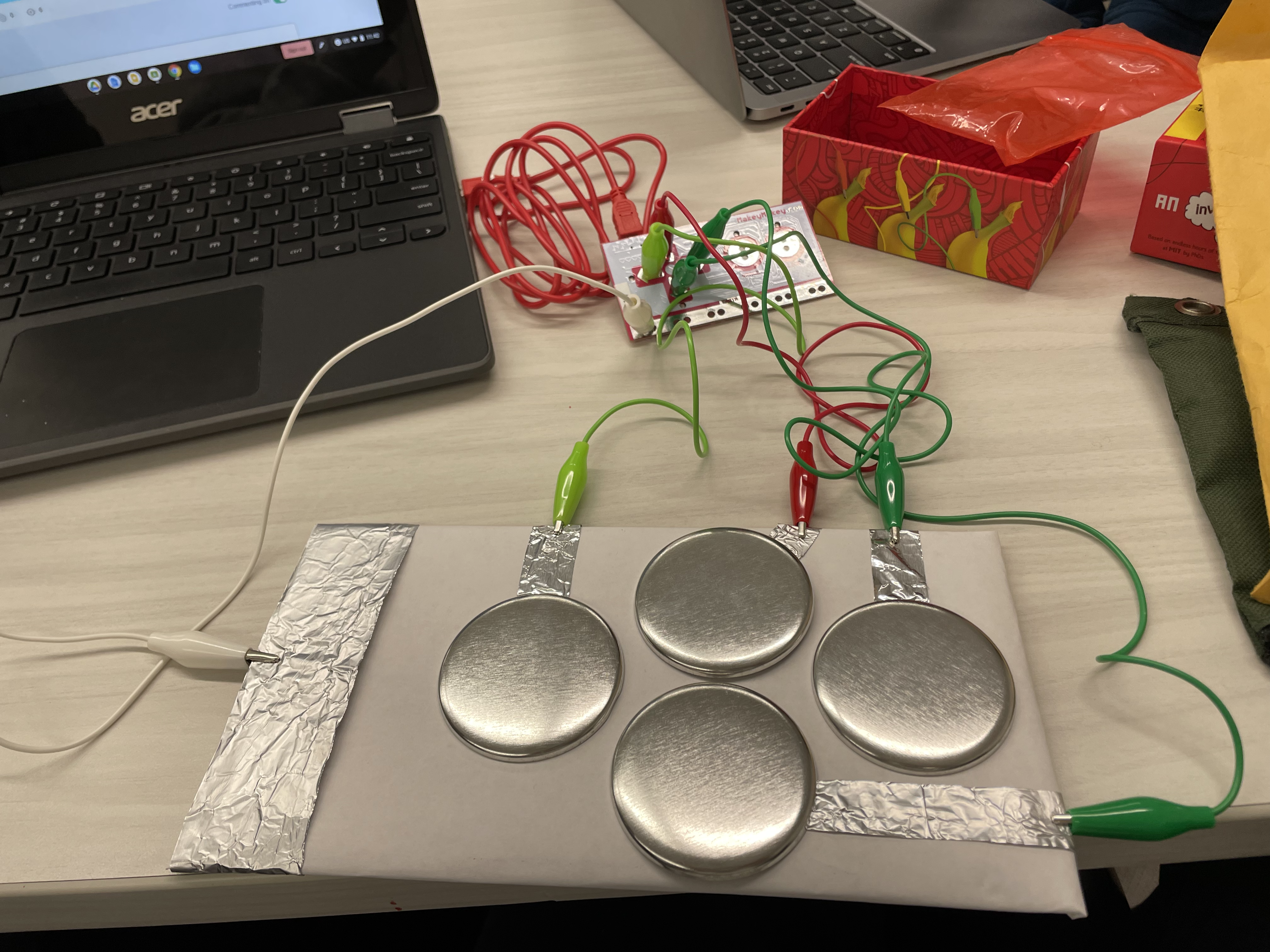 Easy Dodging Video Game With Makey Makey : 7 Steps - Instructables