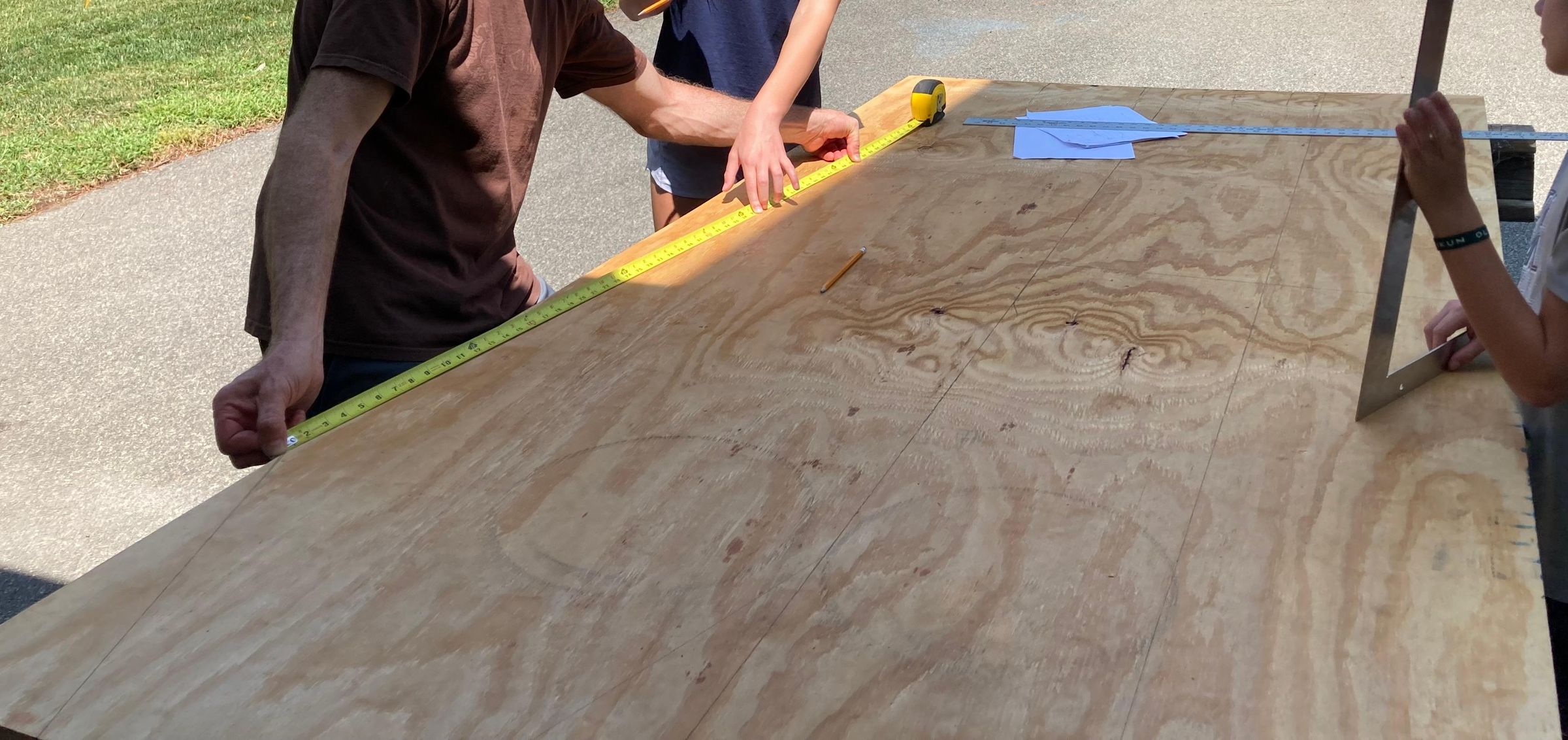 Arduino Motorized Opening Coffin for Halloween : 24 Steps - Instructables