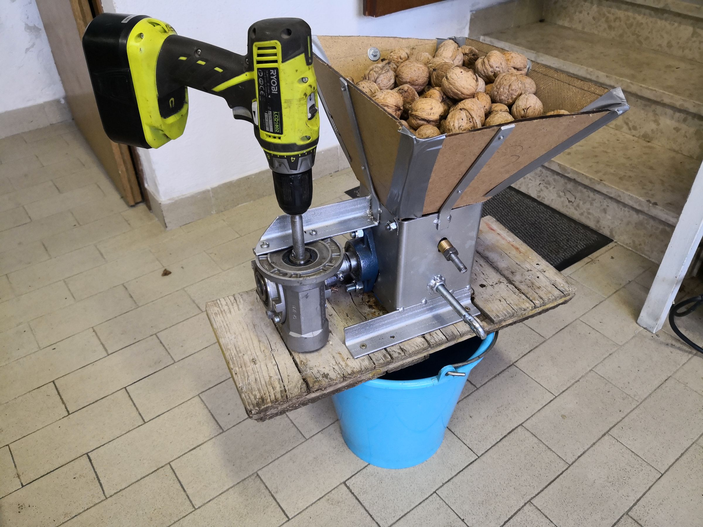 Adjustable Nut Cracking Machine : 6 Steps (with Pictures) - Instructables