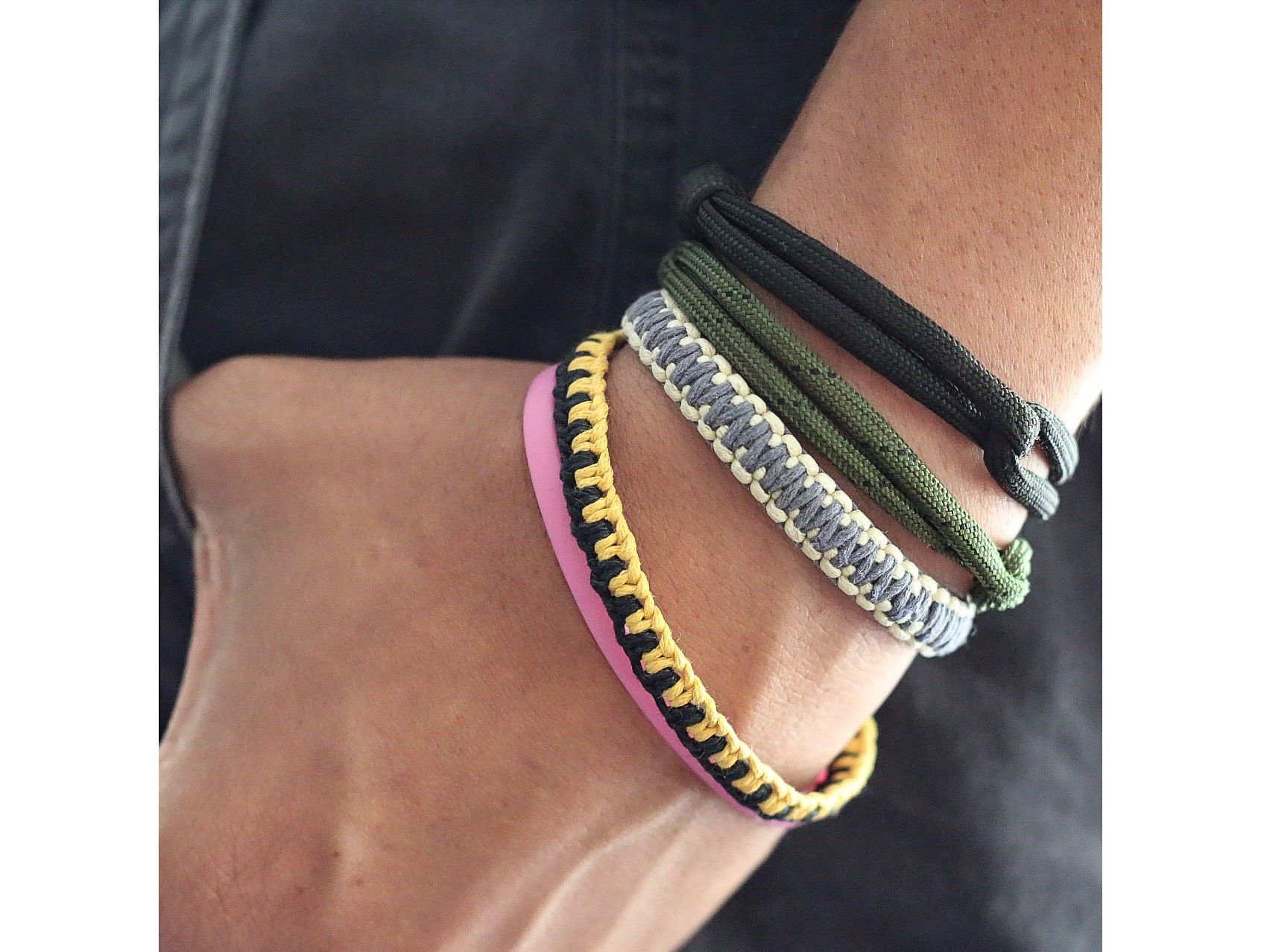 Macrame Friendship Bracelet (Tutorial) : 6 Steps (with Pictures ...