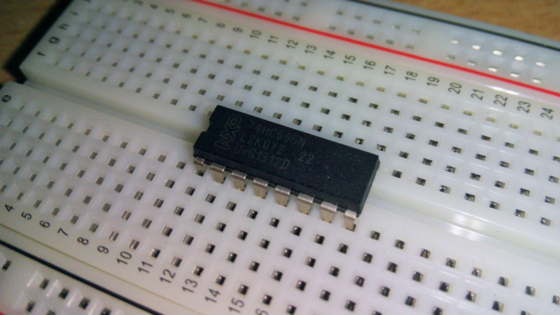 How to Use a Shift Register - Arduino Tutorial : 4 Steps (with Pictures ...