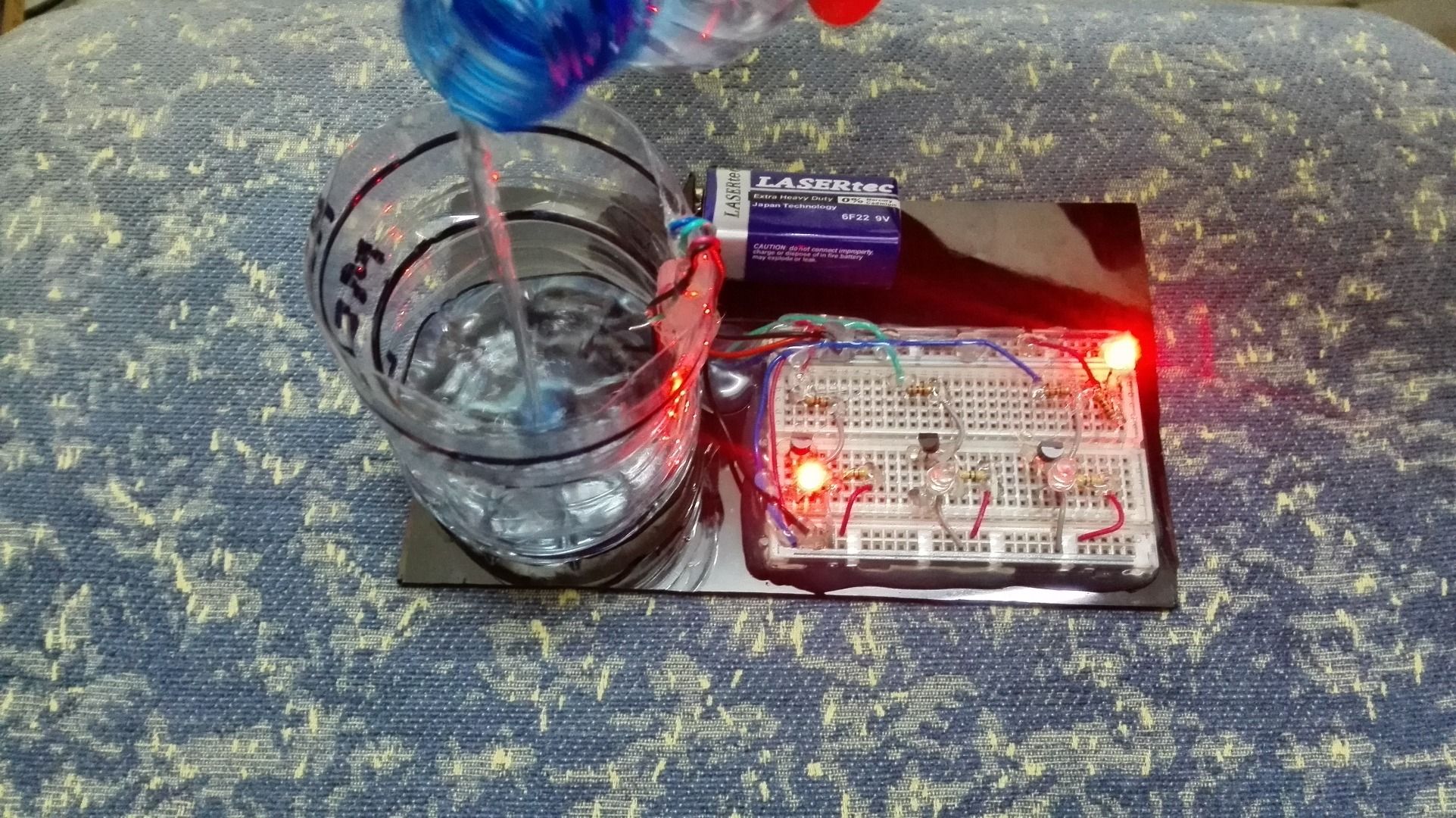 Water Level Indication Using Combination of Three NPN Transistors : 8 ...