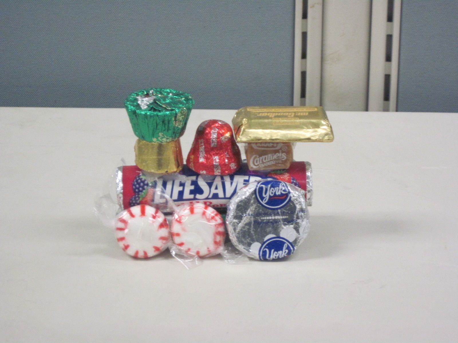 Candy Train : 9 Steps - Instructables