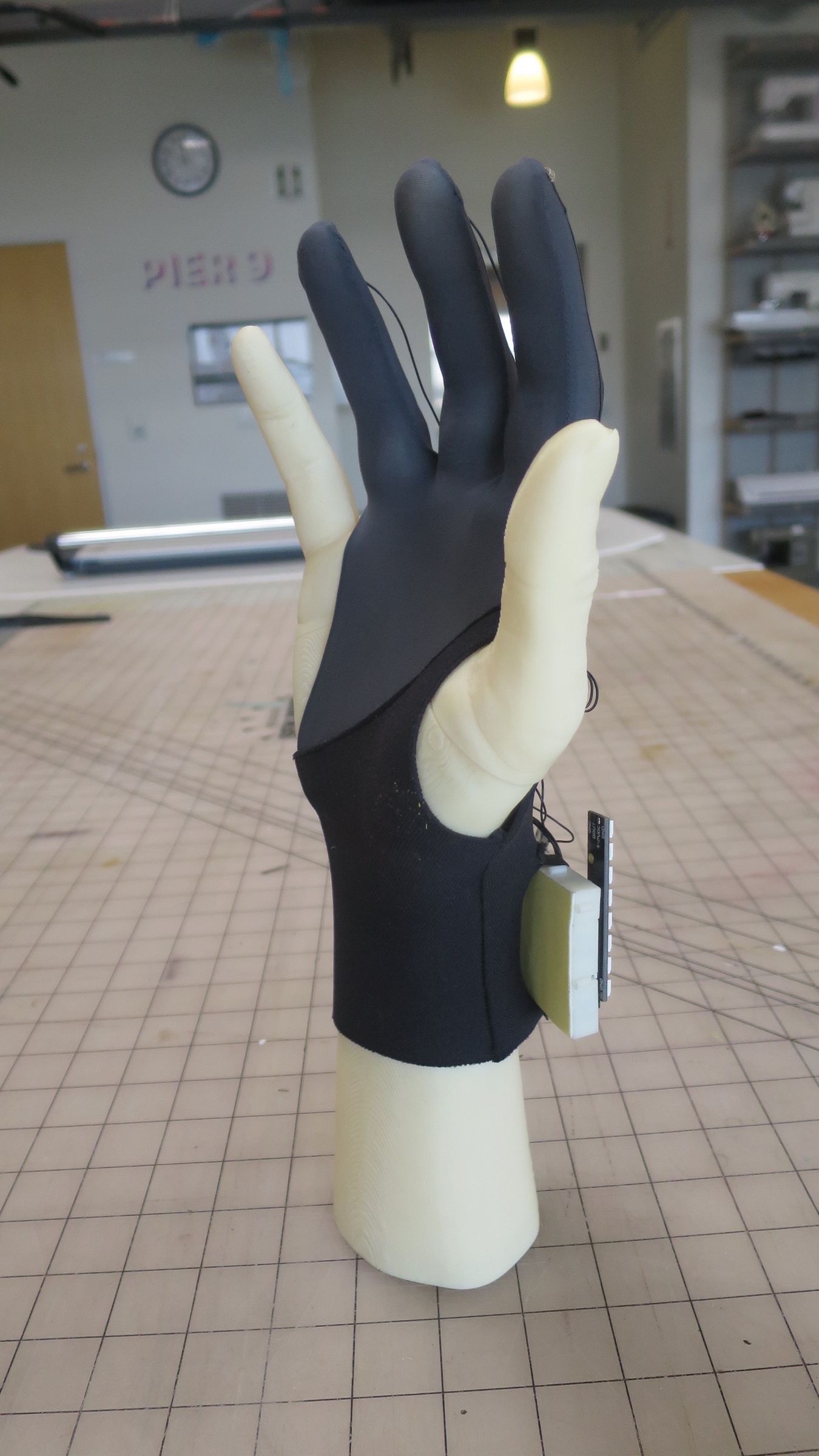 3D Scanning My Hand and Printing the Perfect Glove Mannequin : 8 Steps ...