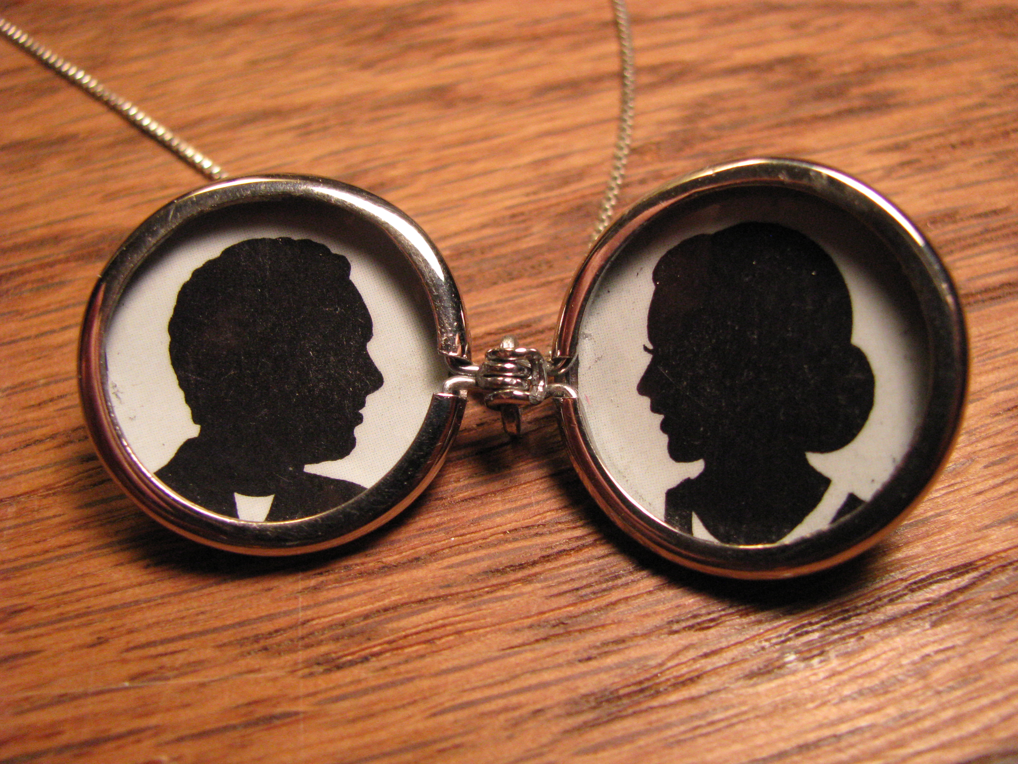 How to Make a Vintage Locket : 11 Steps (with Pictures) - Instructables