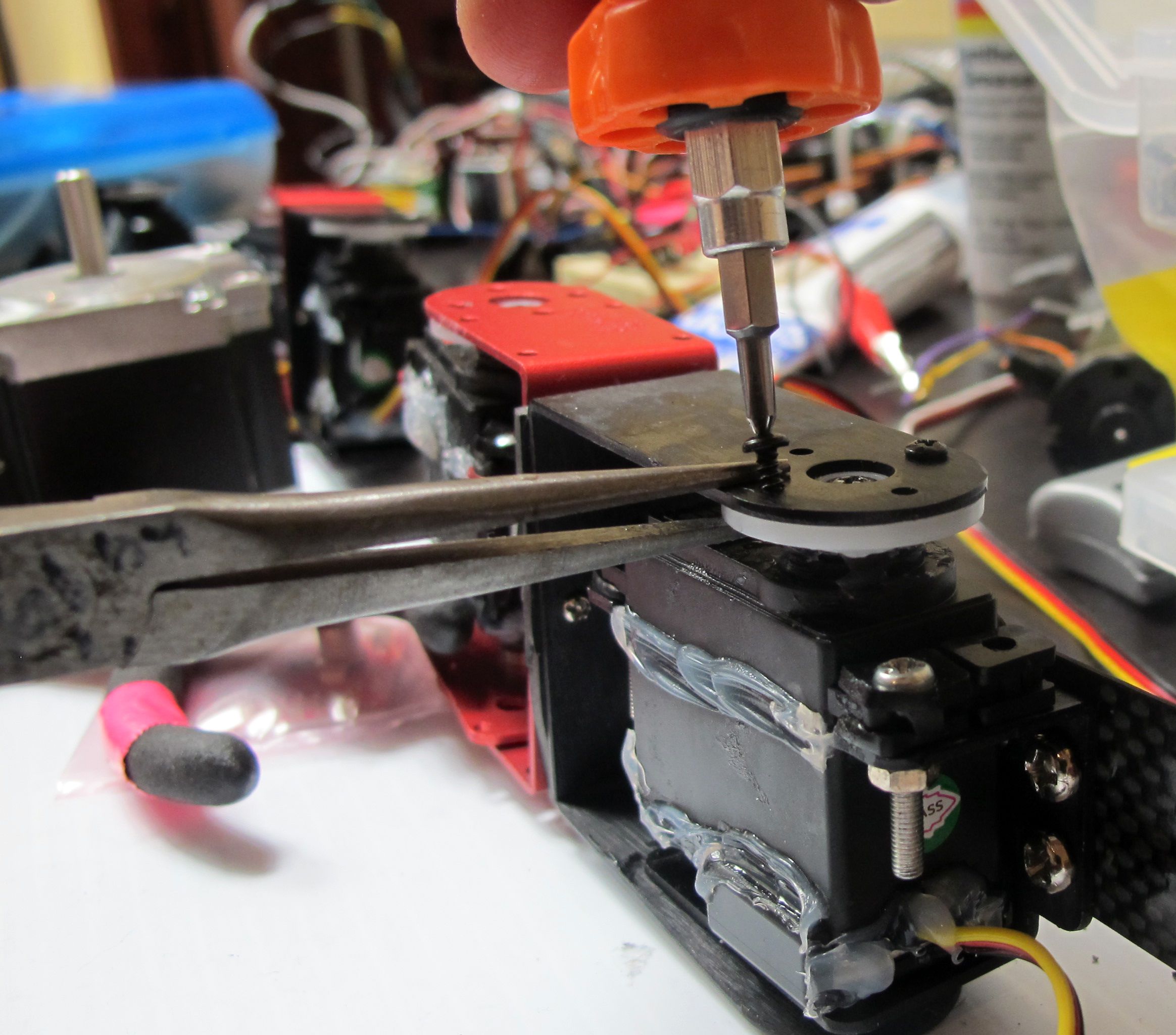 Make a Swimming Robo-Snake : 19 Steps (with Pictures) - Instructables