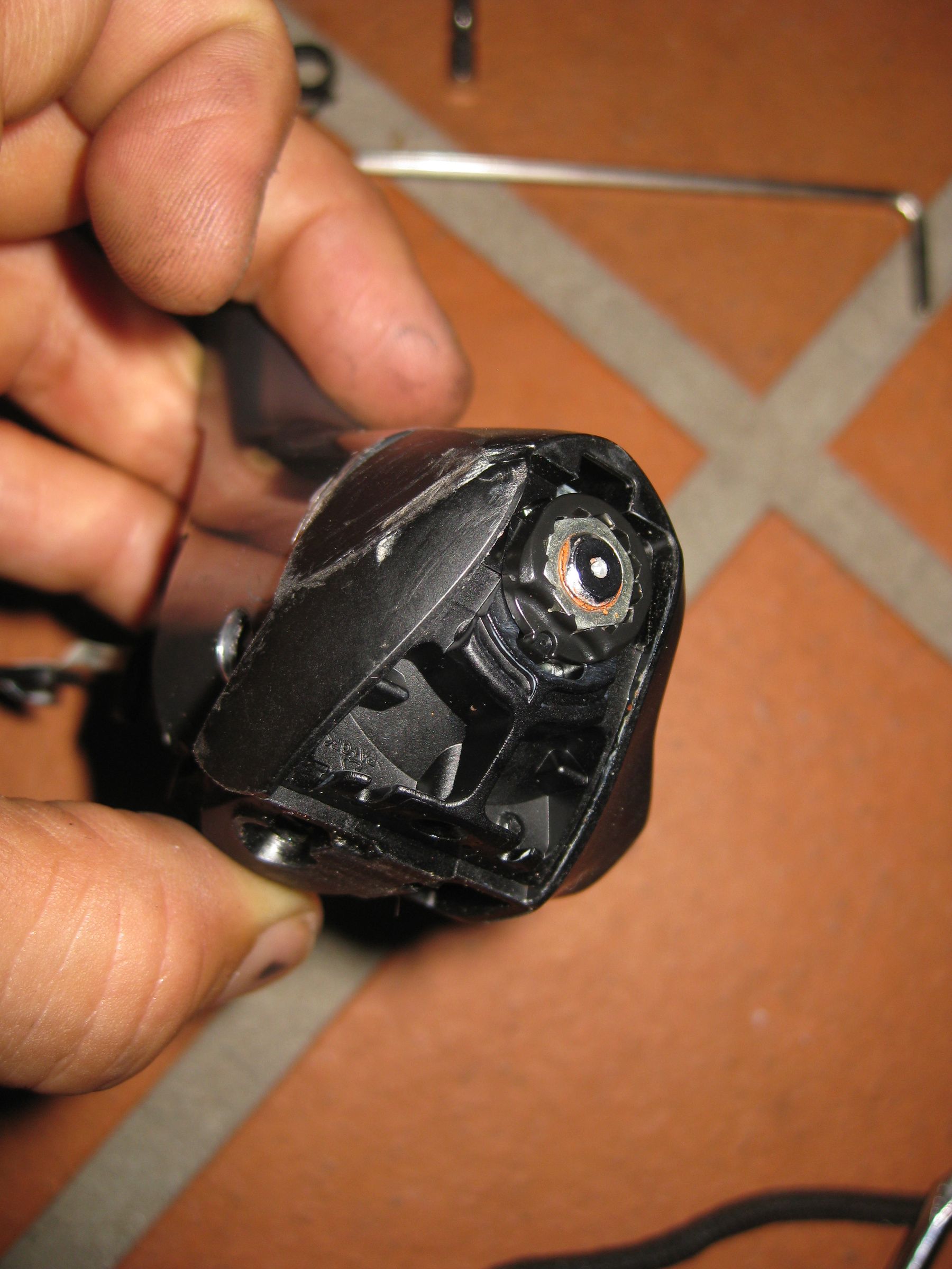 How to Thoroughly Destroy a Shimano 105 STI 5600 Flight Deck Left ...