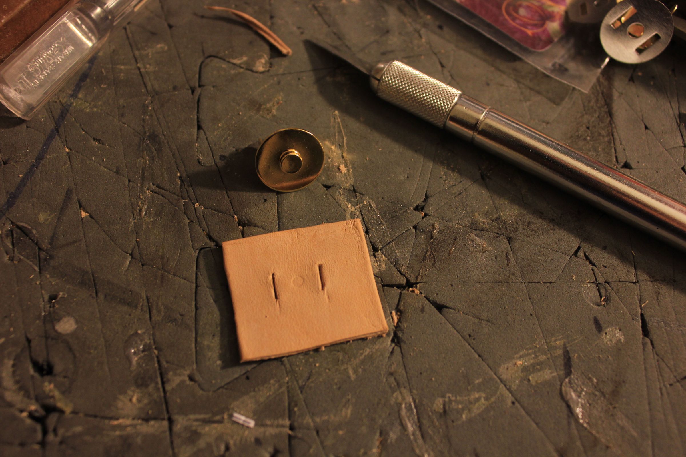 Leather Pouch Tutorial & Intro to Basic Leather Working : 11 Steps ...