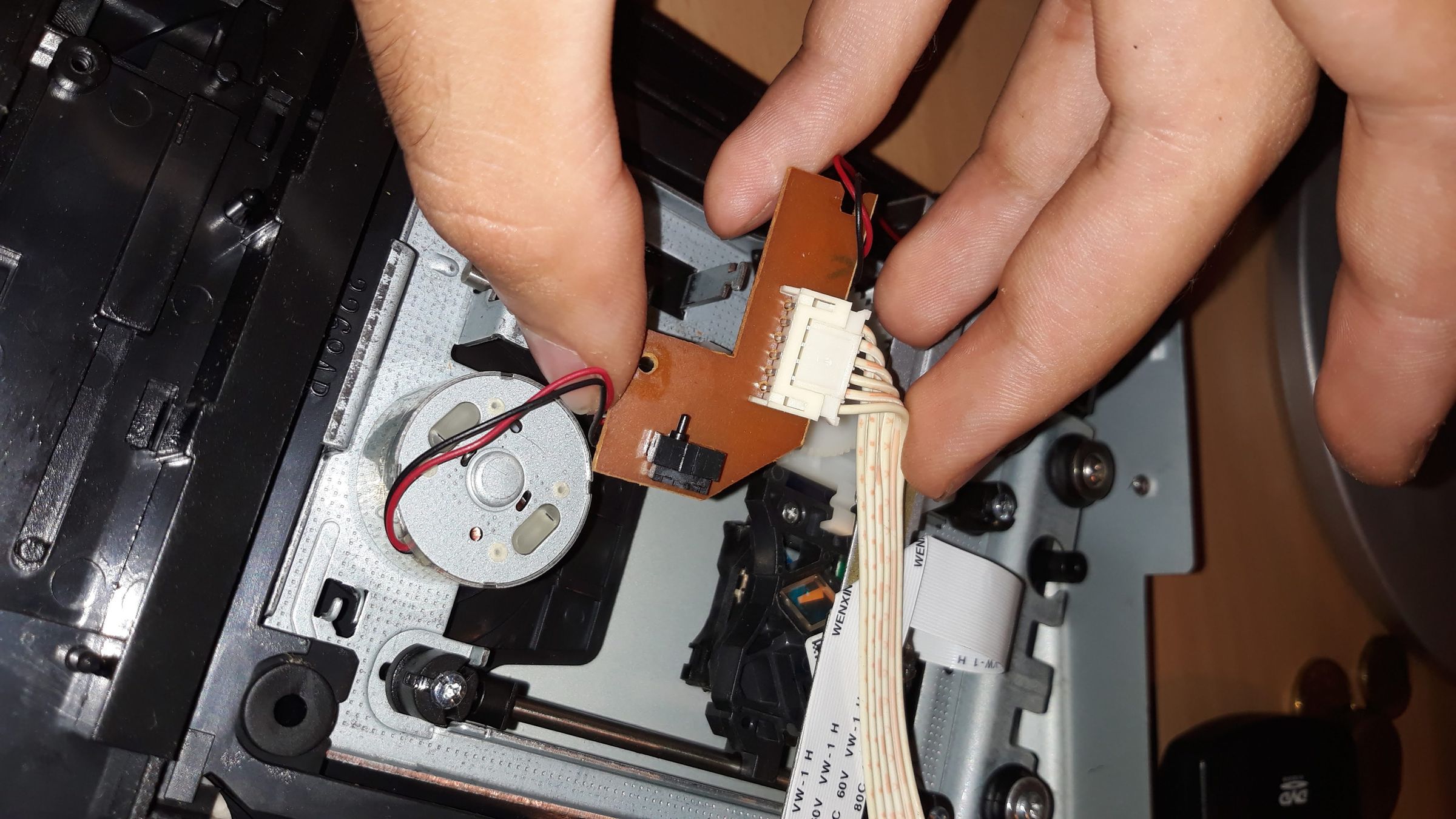 DVD Player: Explaining Parts and What Is Worth Salvaging : 9 Steps ...