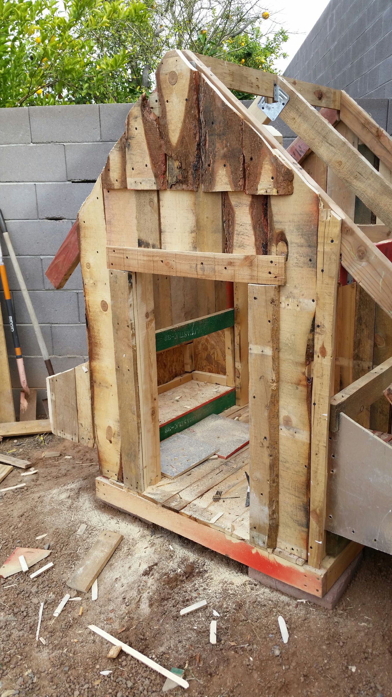 Chicken Coop Made of Pallets : 5 Steps - Instructables