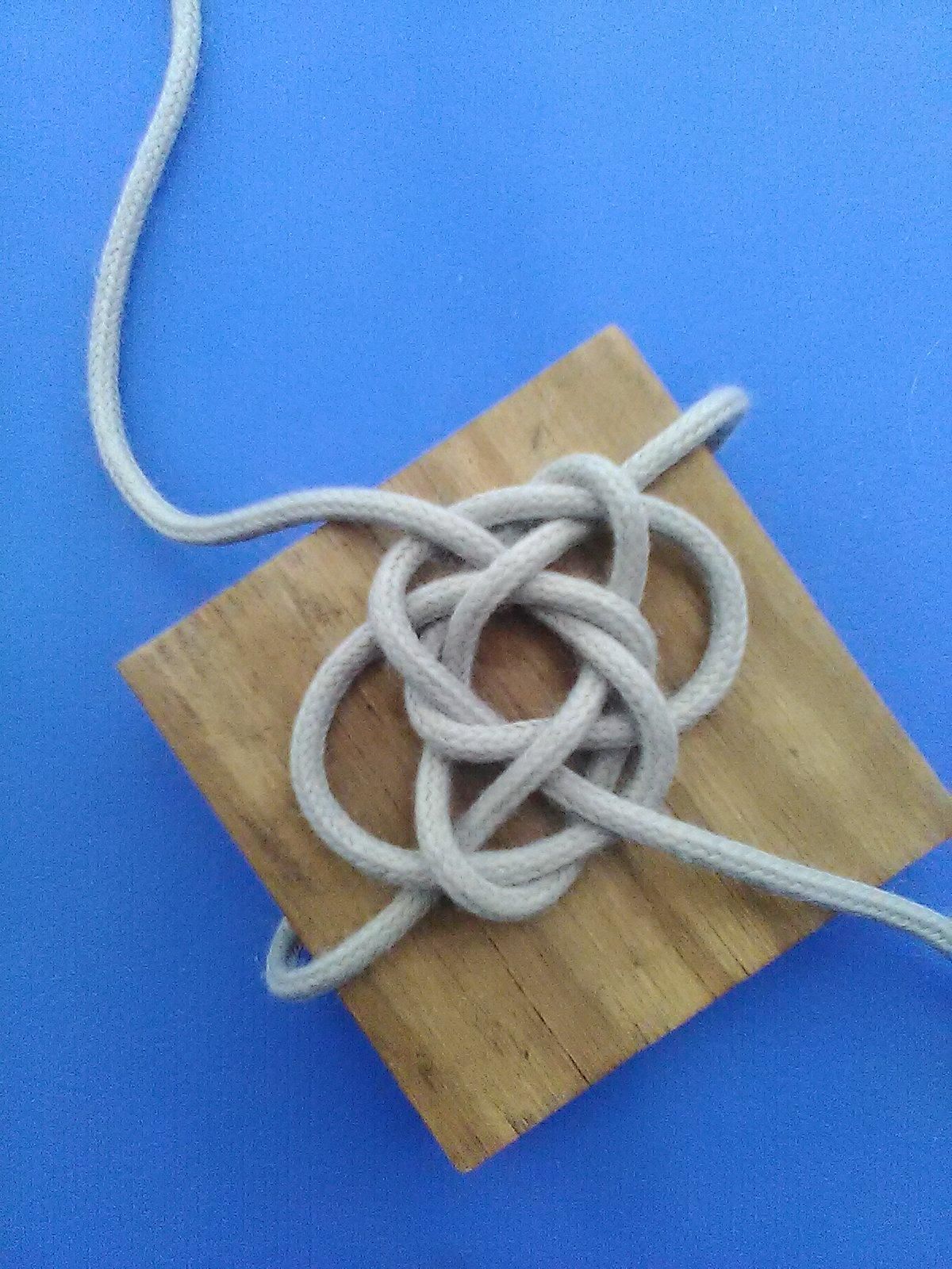 Carrick Bend Loop : 7 Steps - Instructables