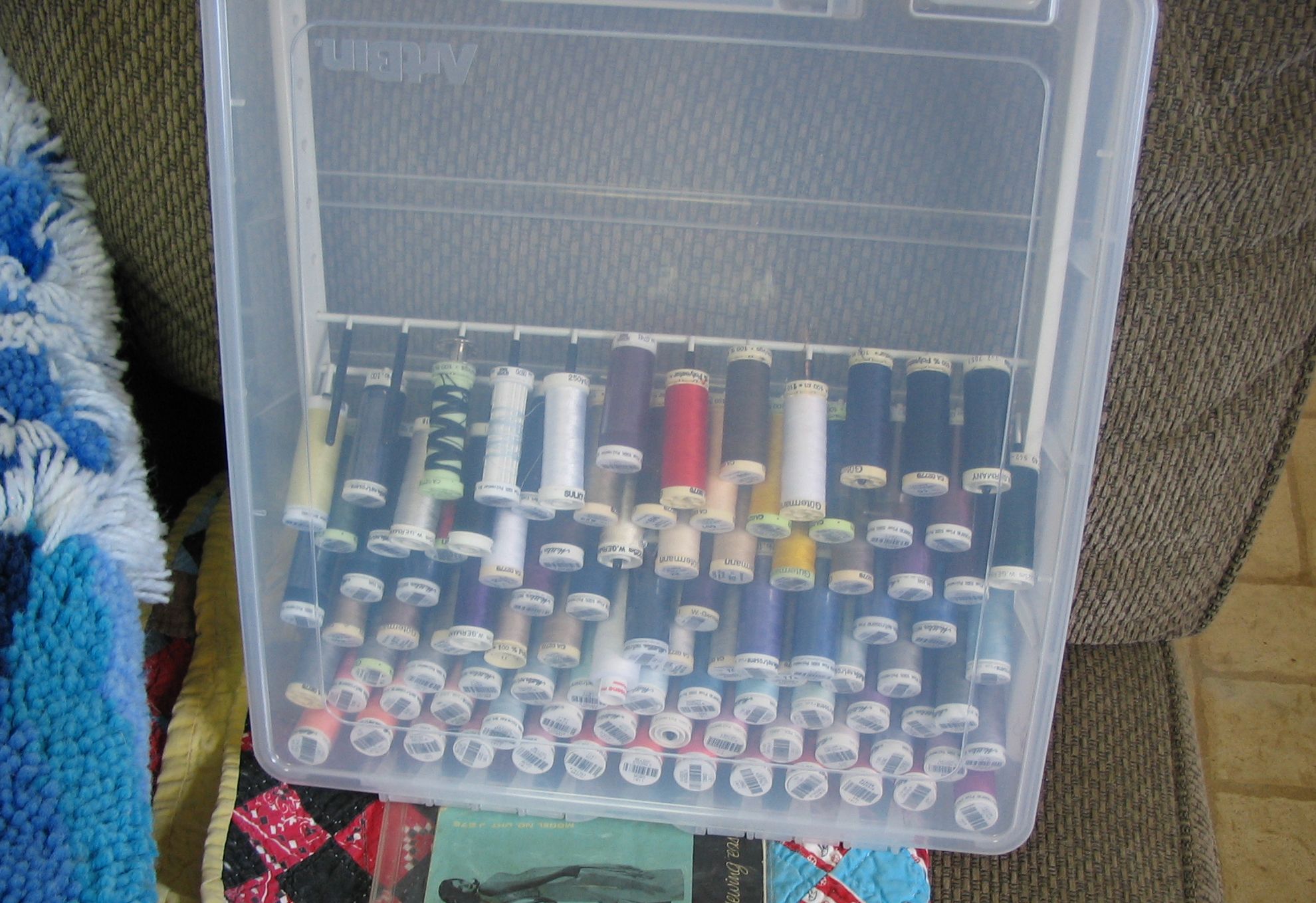 Thread Organizer Box for Skinny Spools -- Sulky, Gutermann, Mettler ...