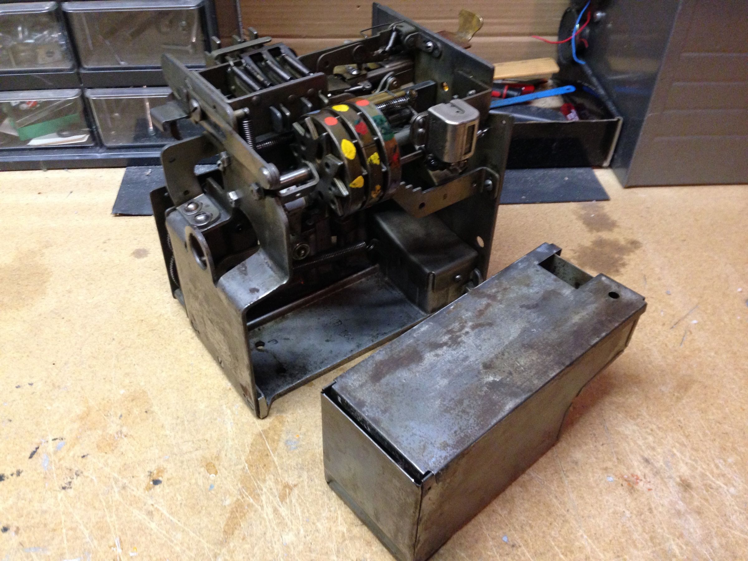 Mills Vest Pocket Slot Machine Restoration : 19 Steps (with Pictures ...