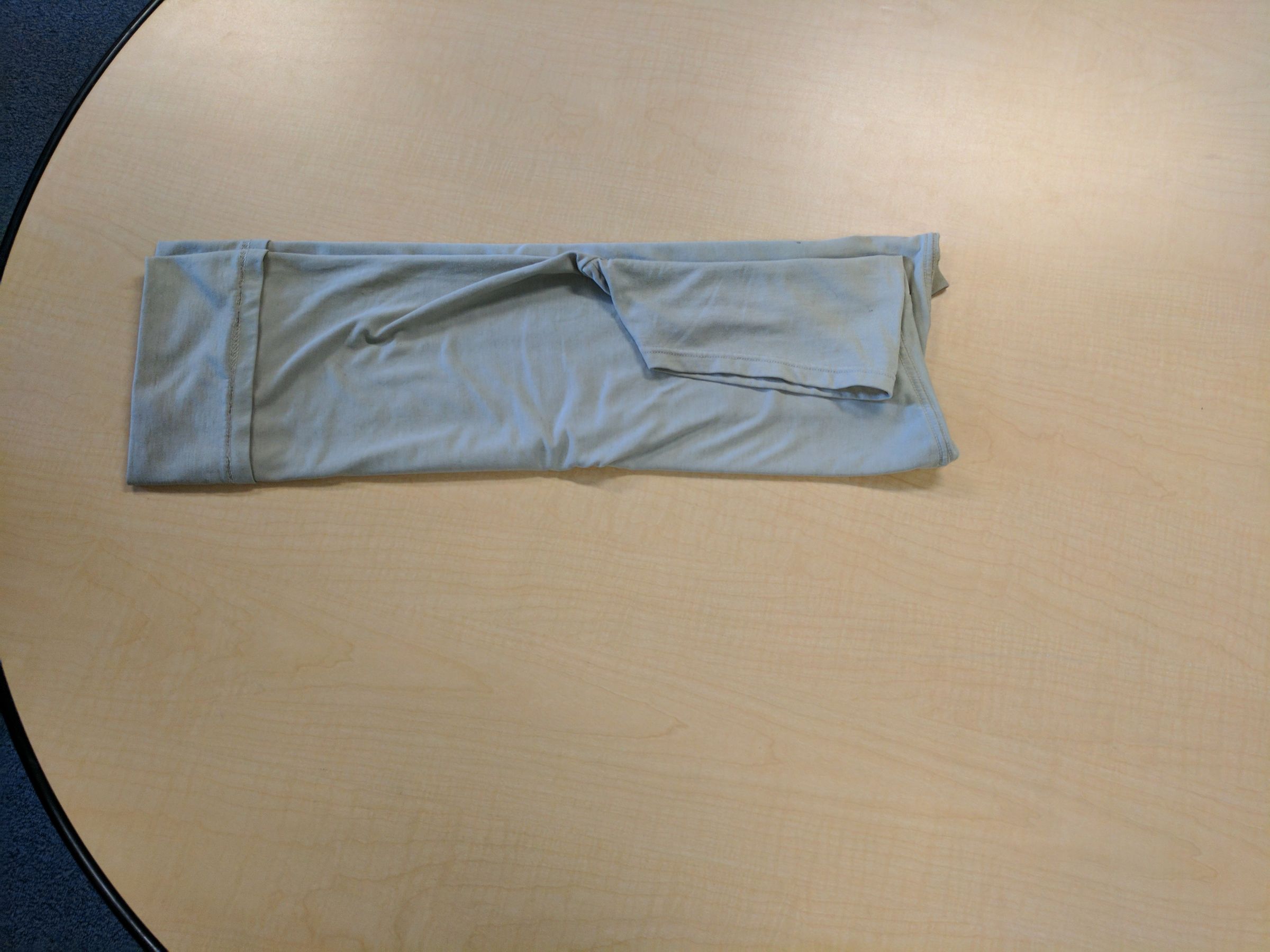 How to Ranger Roll a T-Shirt : 11 Steps (with Pictures) - Instructables