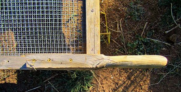 How to Make a Dirt Sifter : 3 Steps (with Pictures) - Instructables