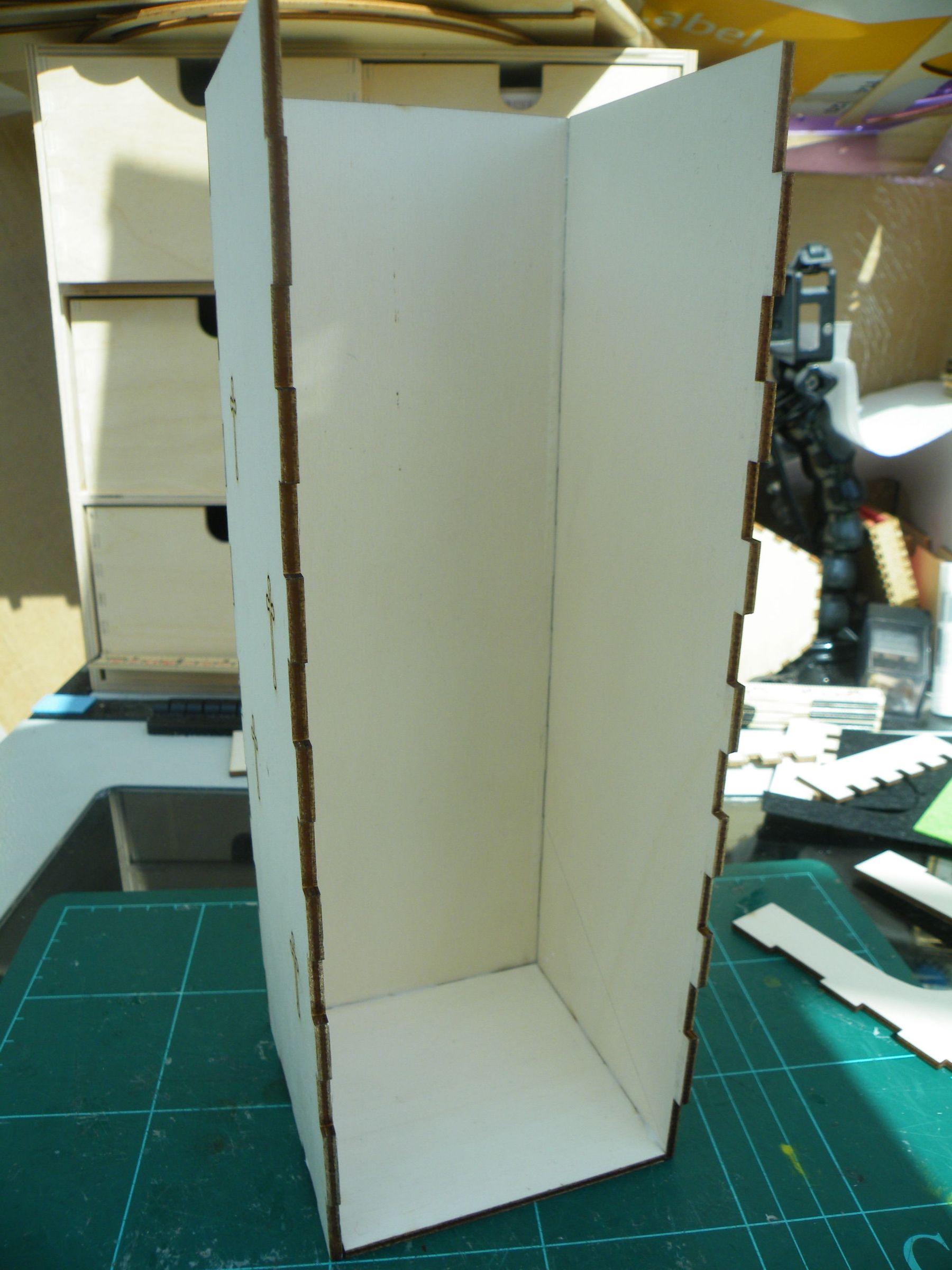 Dice Tower : 17 Steps (with Pictures) - Instructables