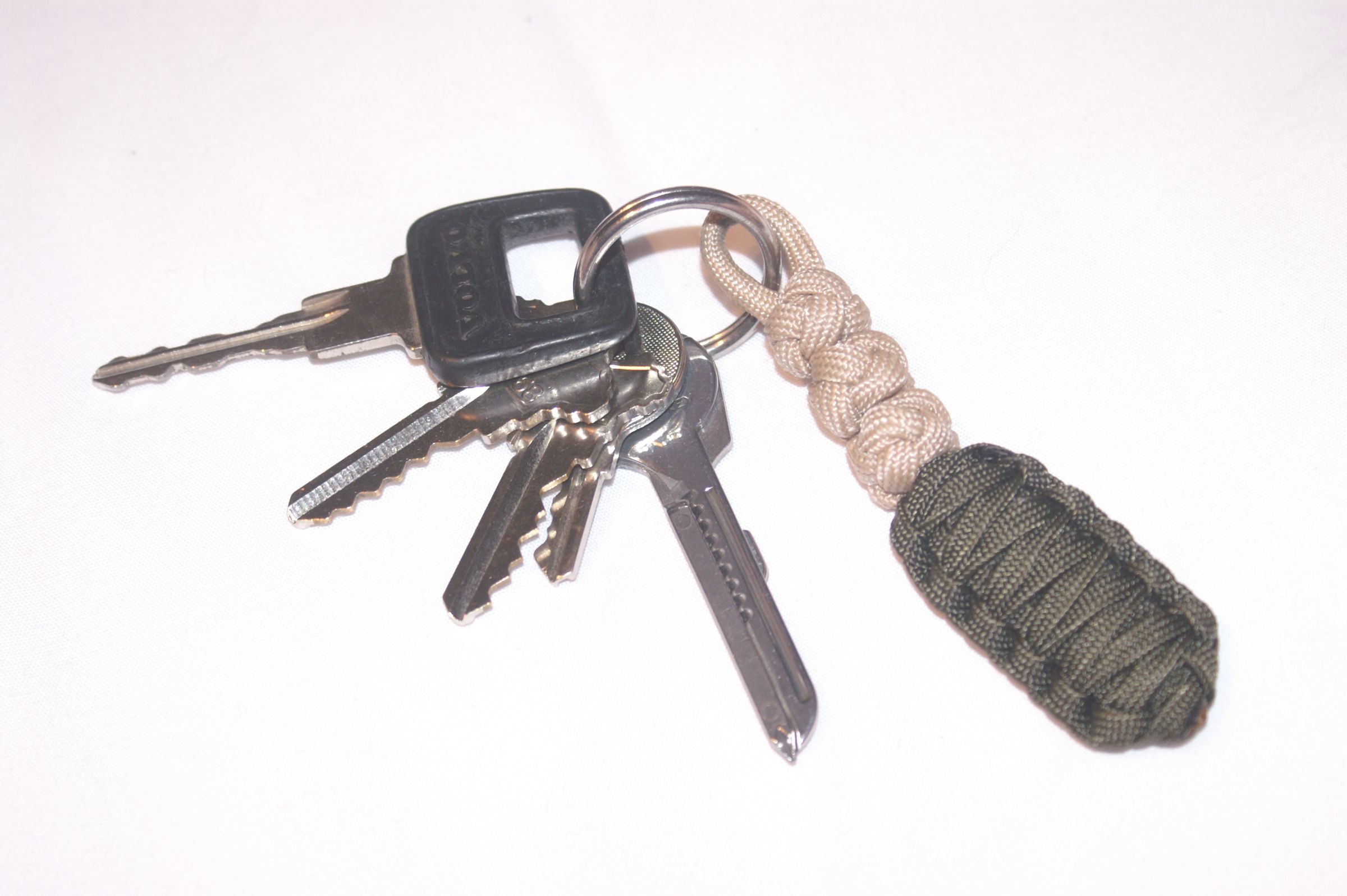 Cobra Weave Key Fob : 4 Steps (with Pictures) - Instructables