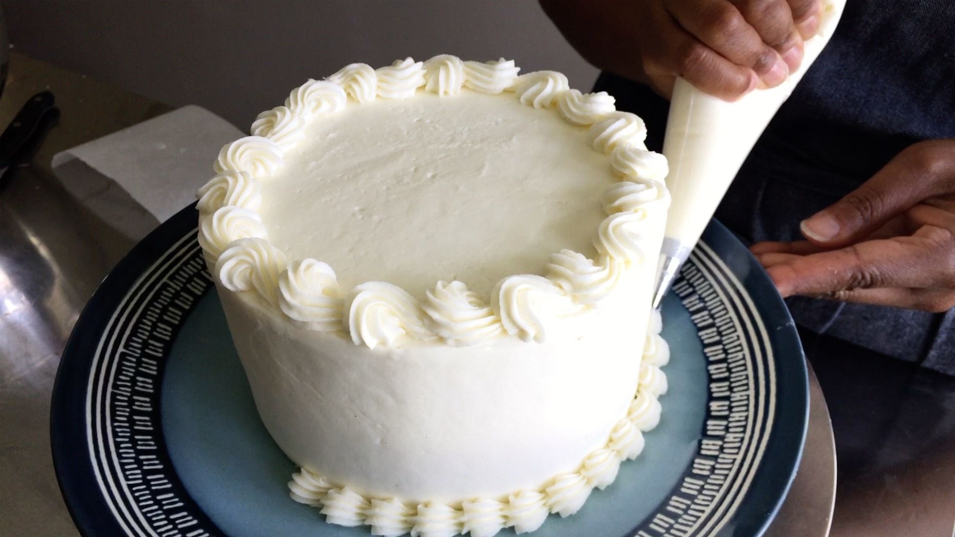 Easy Buttercream Birthday Cake! : 15 Steps (with Pictures) - Instructables