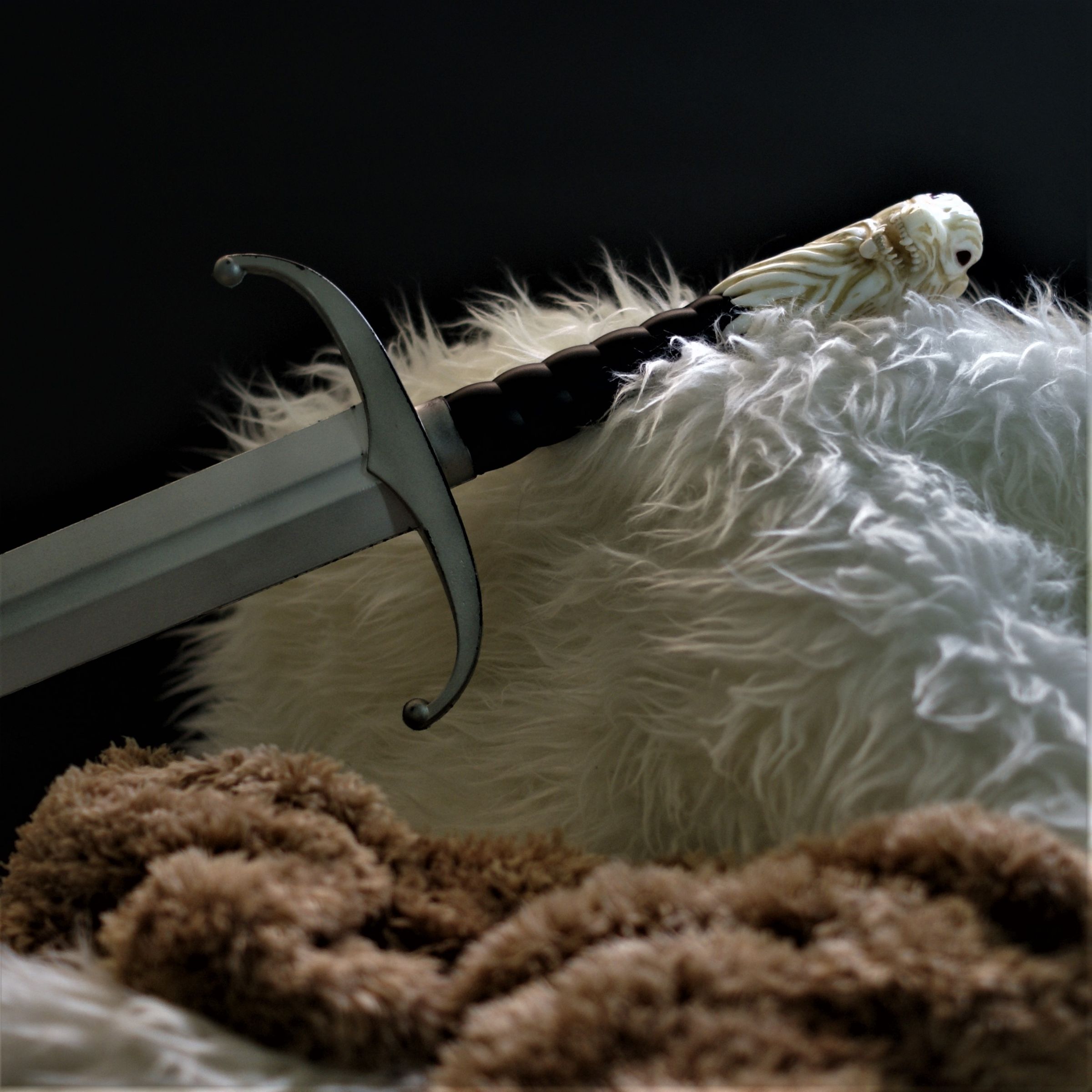 Resin Casting Jon Snow's Longclaw Direwolf Pommel : 15 Steps (with ...