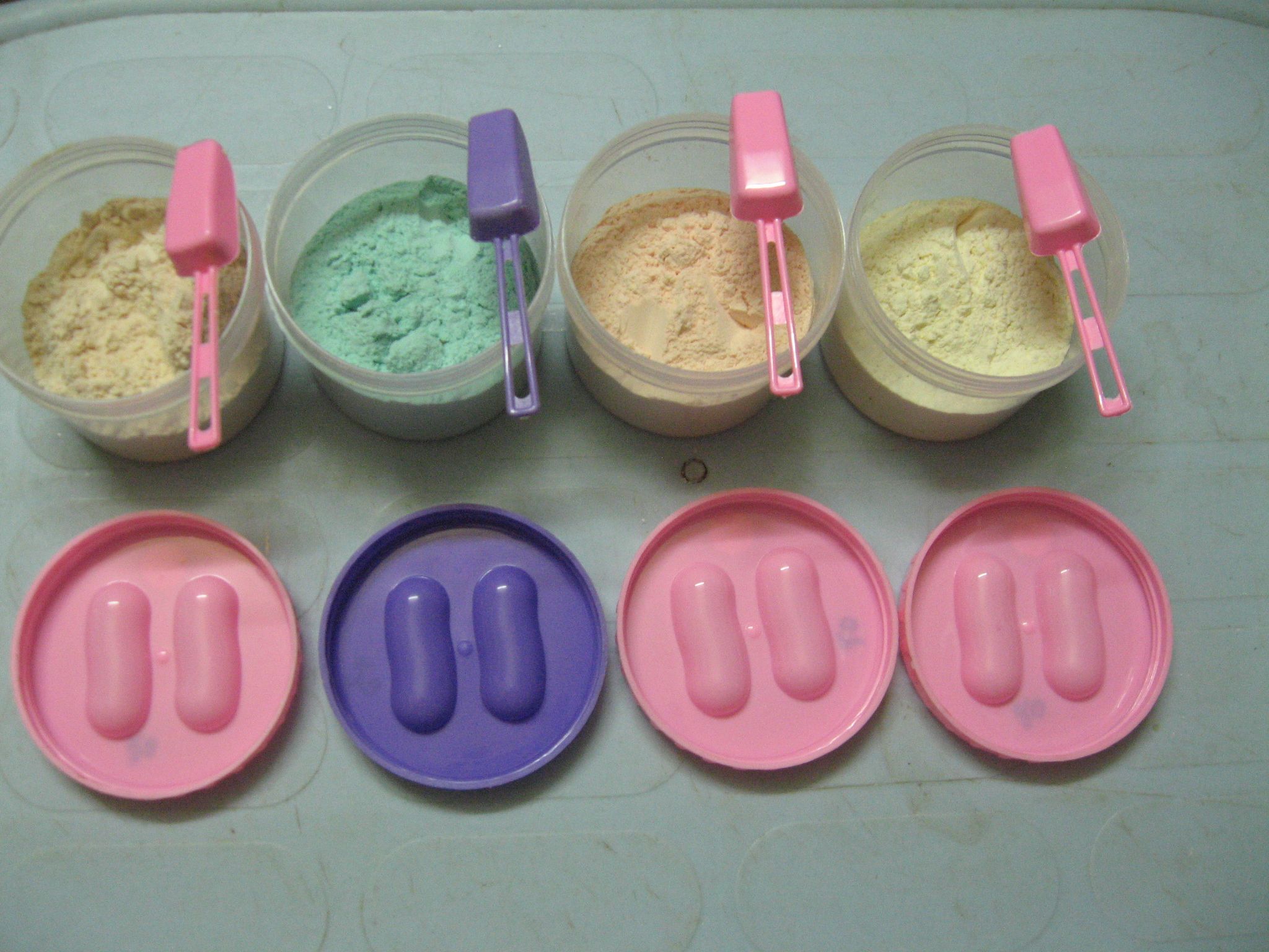 How to Make Your Own Icing Sugar : 4 Steps (with Pictures) - Instructables