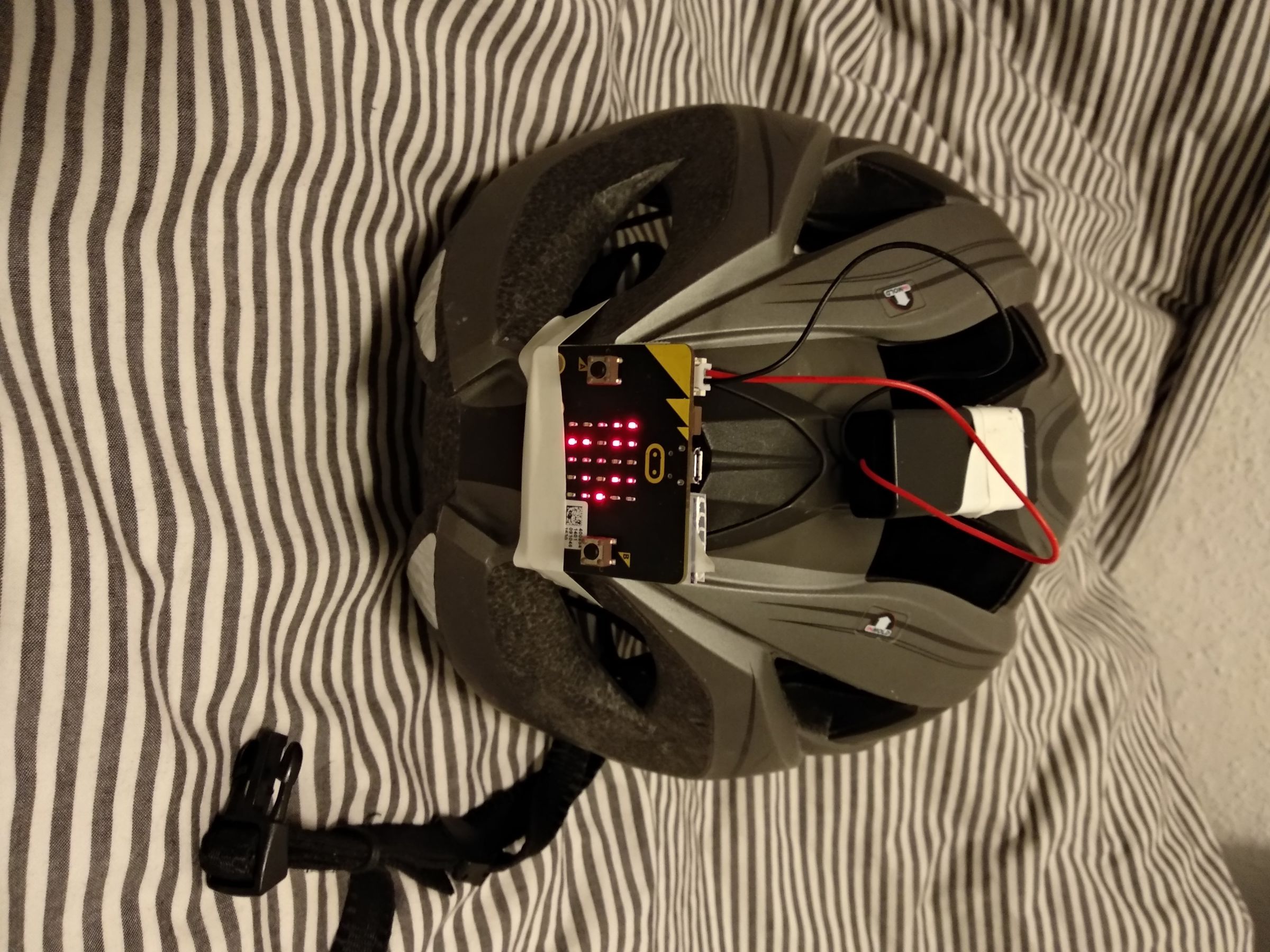 A Micro:bit Directional Indicator for Bicycle Helmets : 5 Steps ...