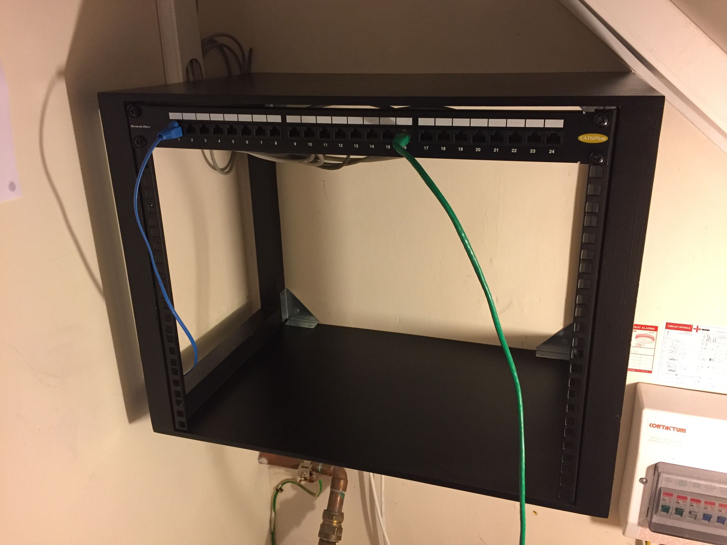 19 Inch 9U Comms Rack Made of Wood : 5 Steps - Instructables