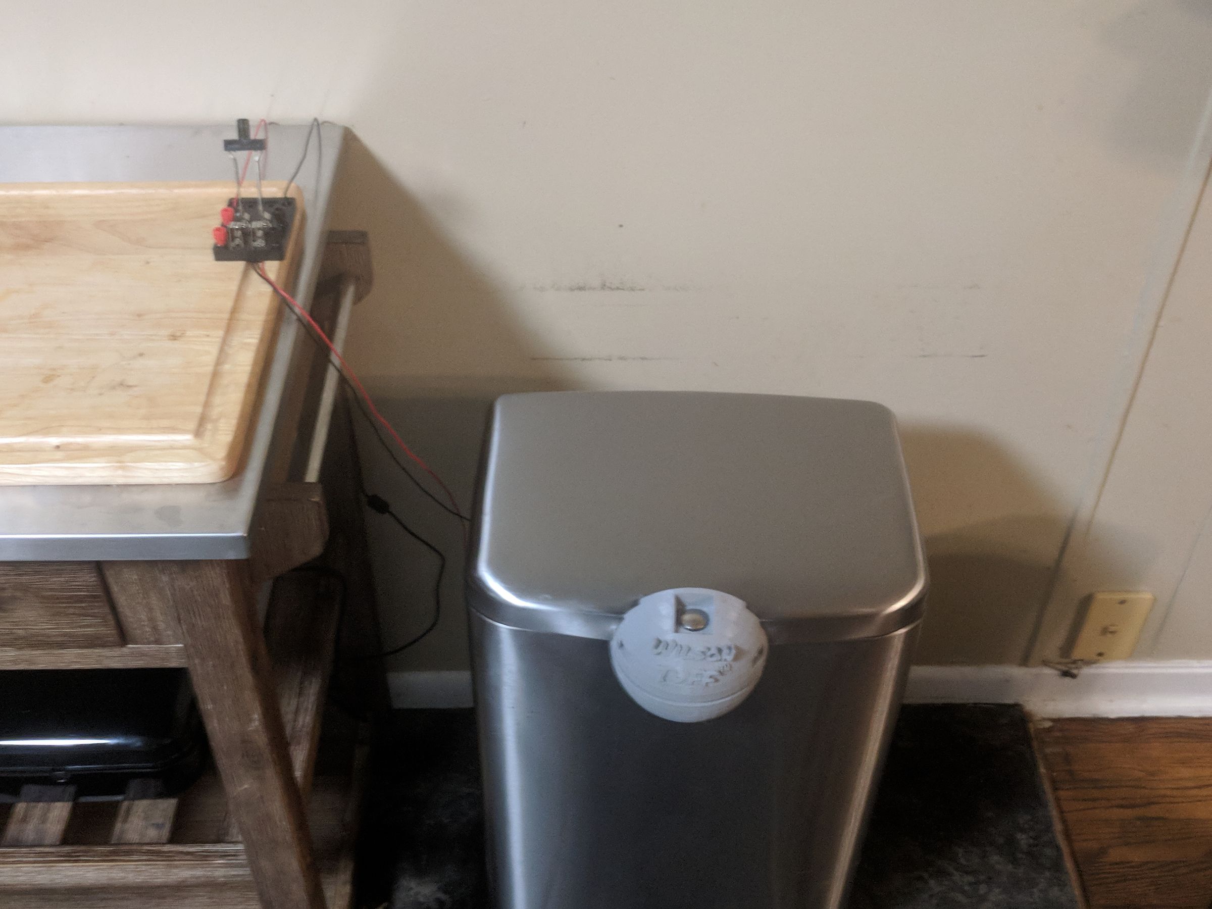 Electromagnetic Locking Trash Can (Doggy-Proof) : 7 Steps (with ...